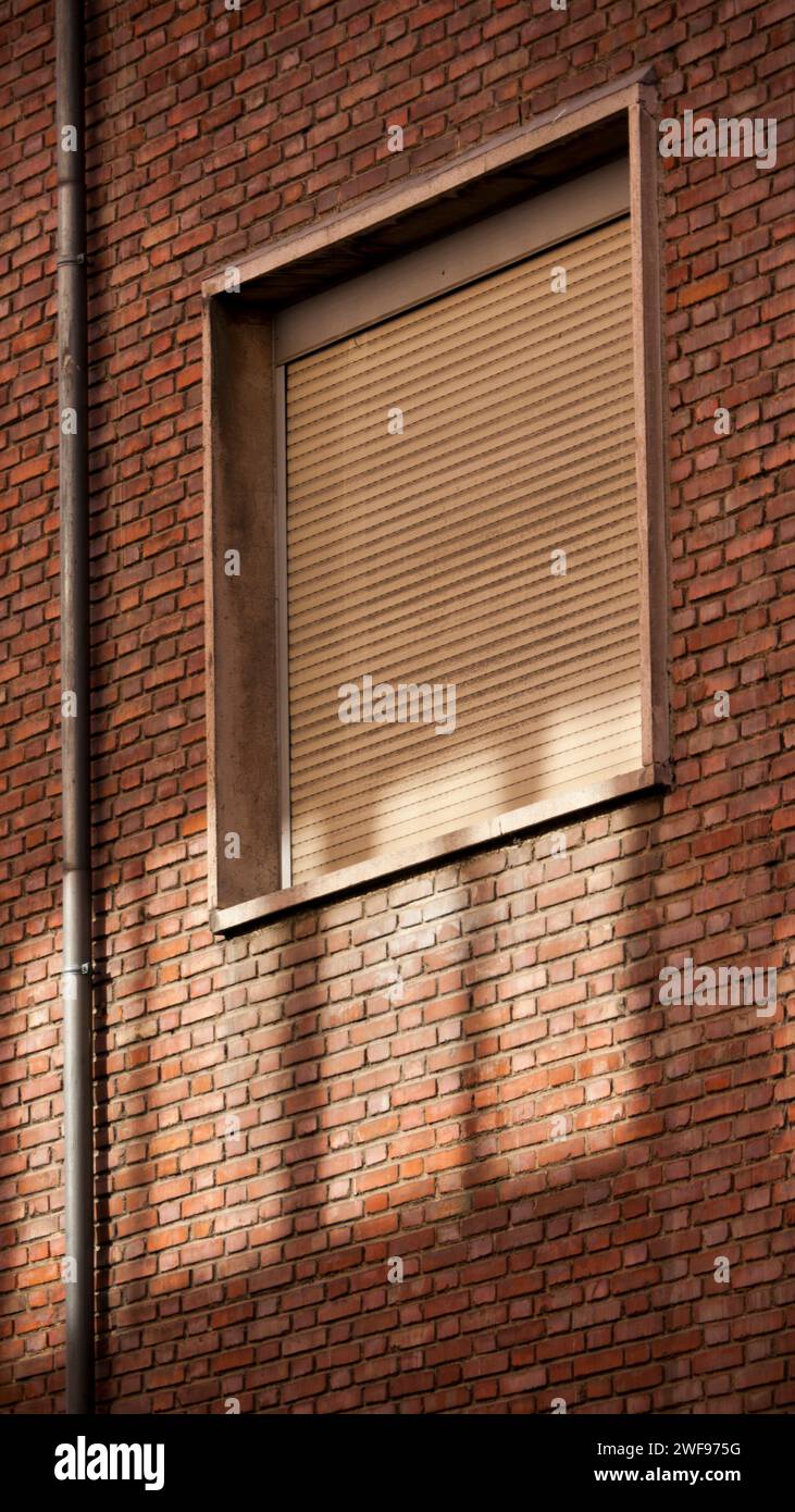 Square window hi-res stock photography and images - Alamy