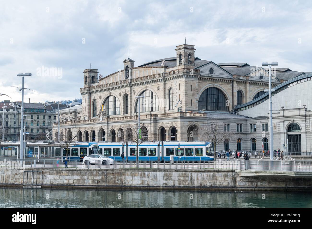 A view of the outside exterior of the Zurich Hauptbahnhof train station ...