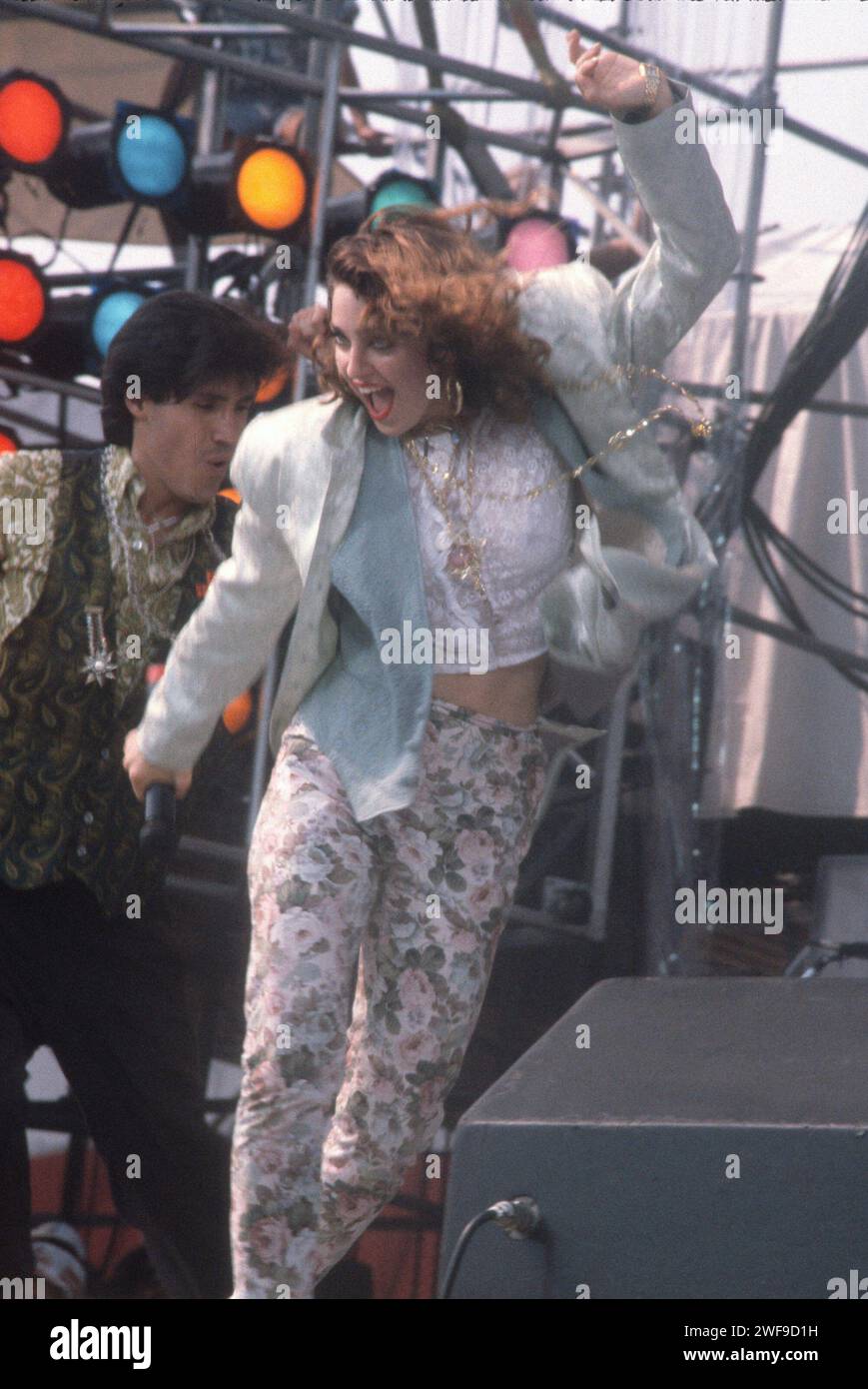 Live aid 1985 madonna hi-res stock photography and images - Alamy