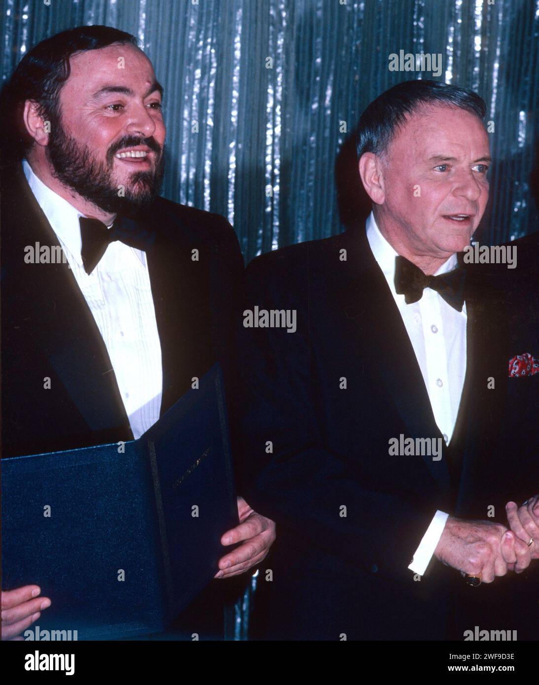 Luciano Pavarotti, Frank Sinatra, 1982. ph: John Barrett/PHOTOlink ...