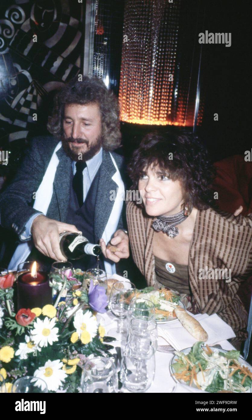 Ali mcgraw larry spangler hi-res stock photography and images - Alamy