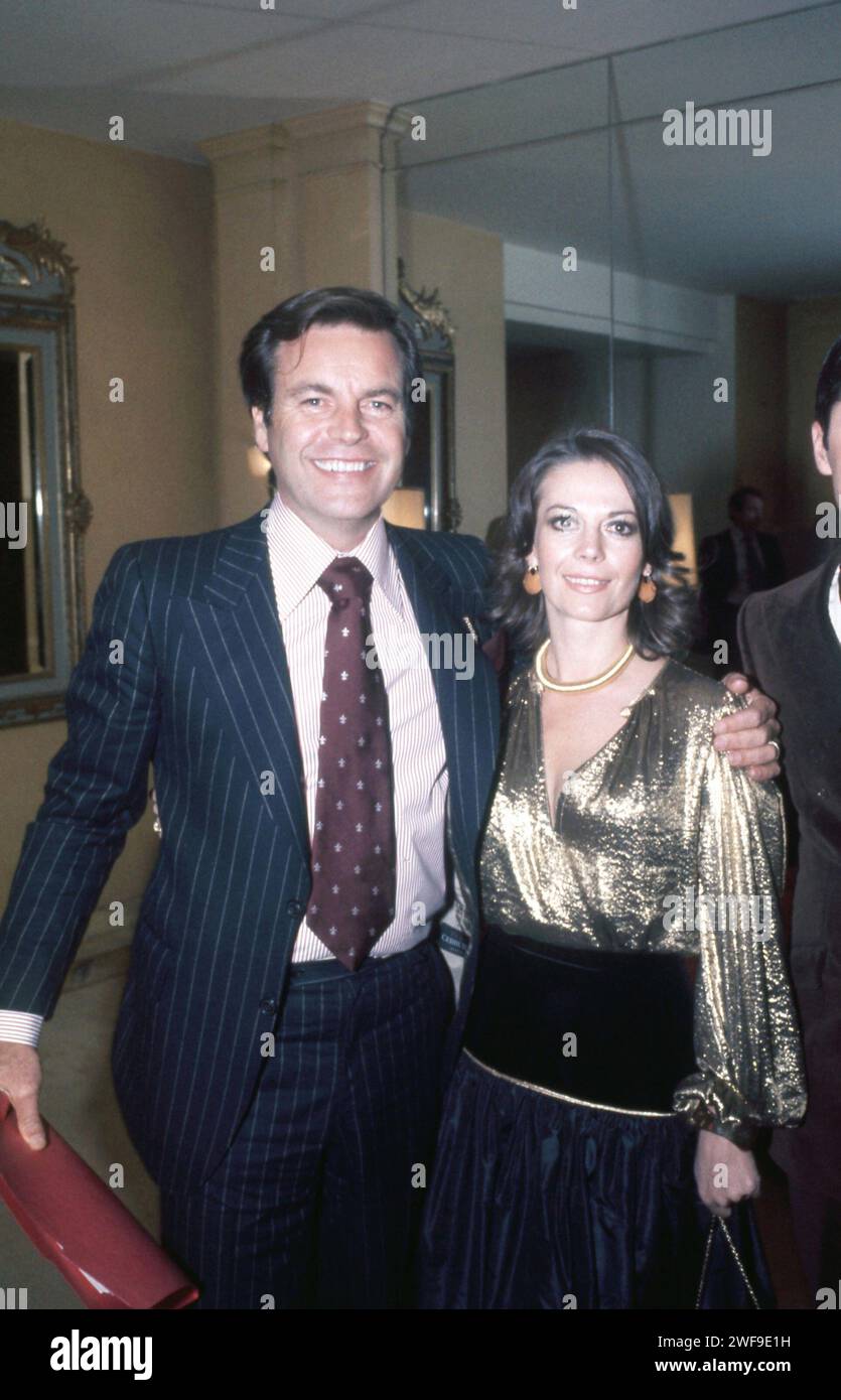 Natalie Wood and Robert Wagner, 1970s. Photo: Oscar Abolafia/Everett ...