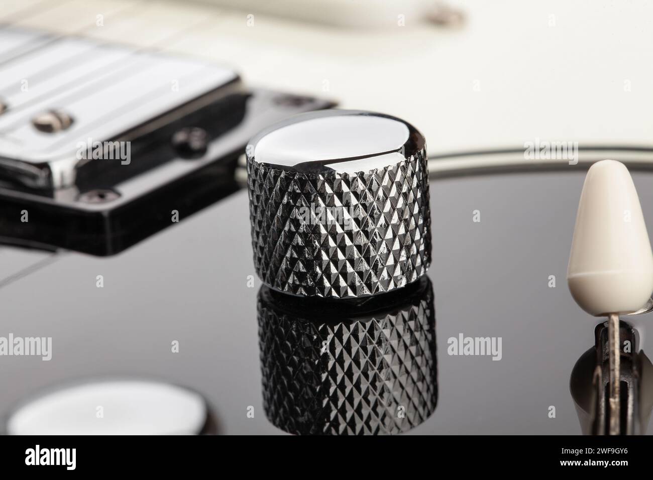 Volume knob hi-res stock photography and images - Alamy