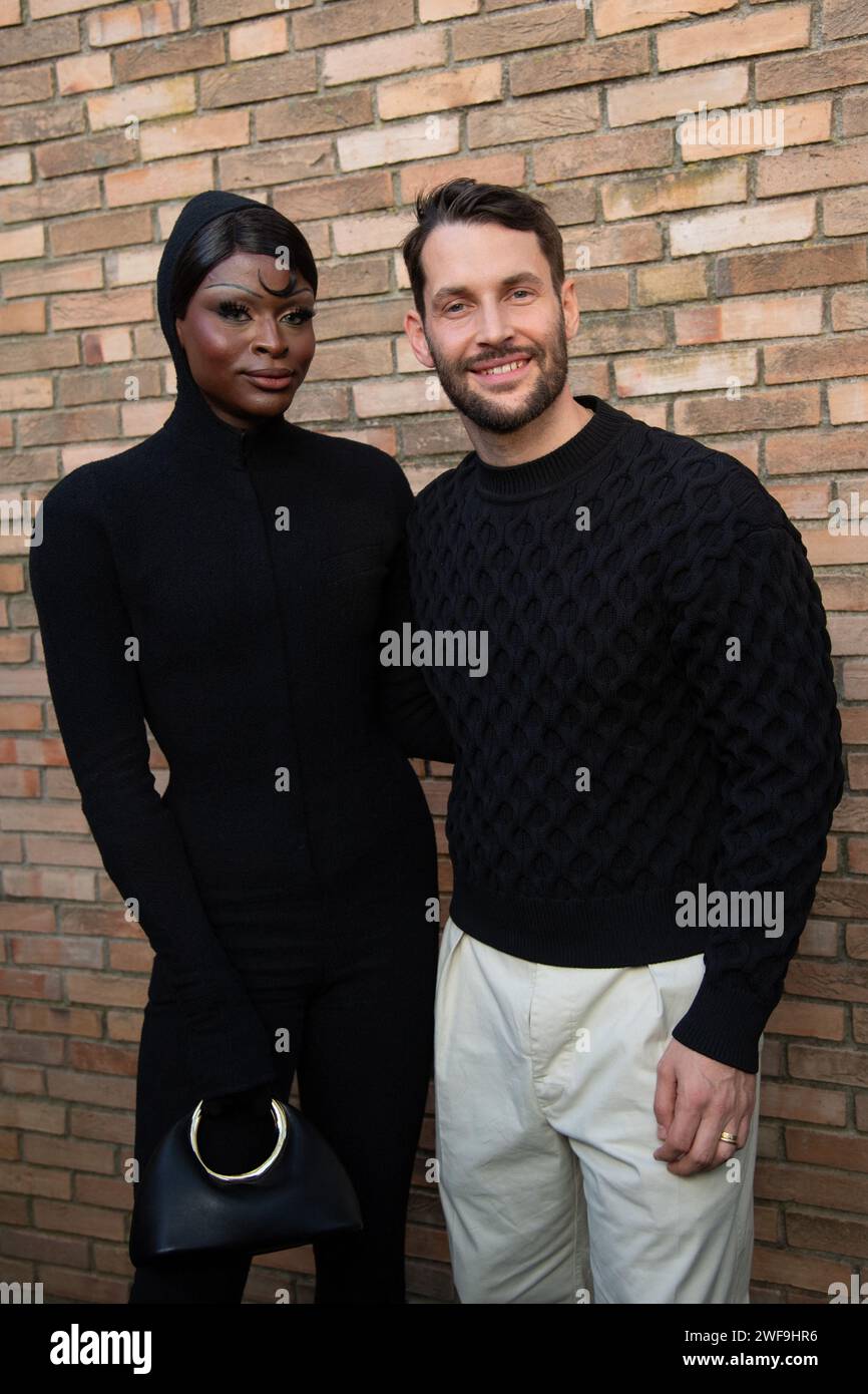 Sculptures de porte hi-res stock photography and images - Alamy