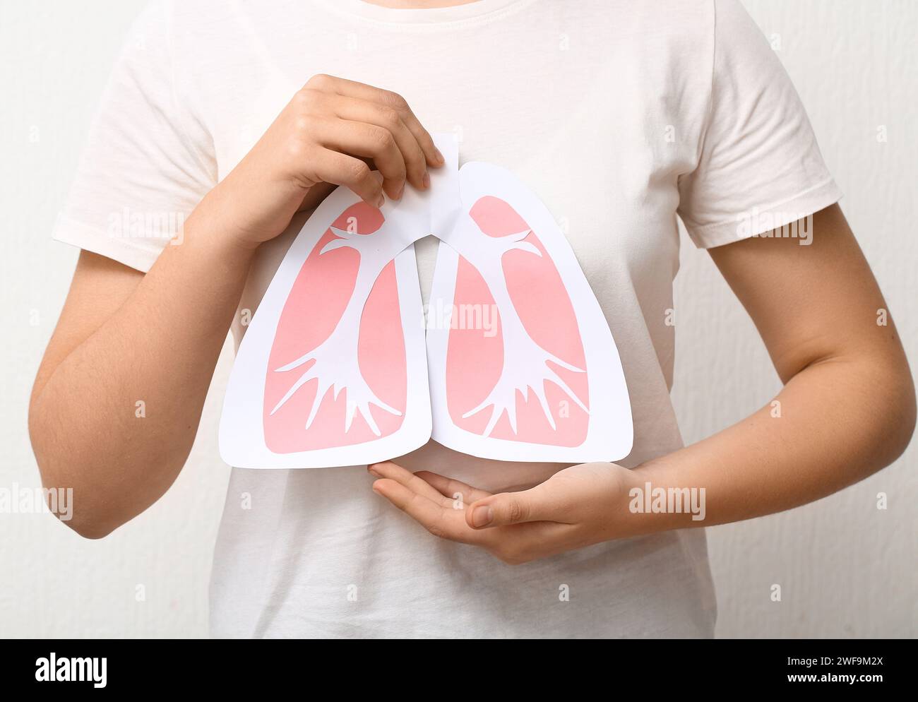 Woman paper lungs asthma hi-res stock photography and images - Alamy