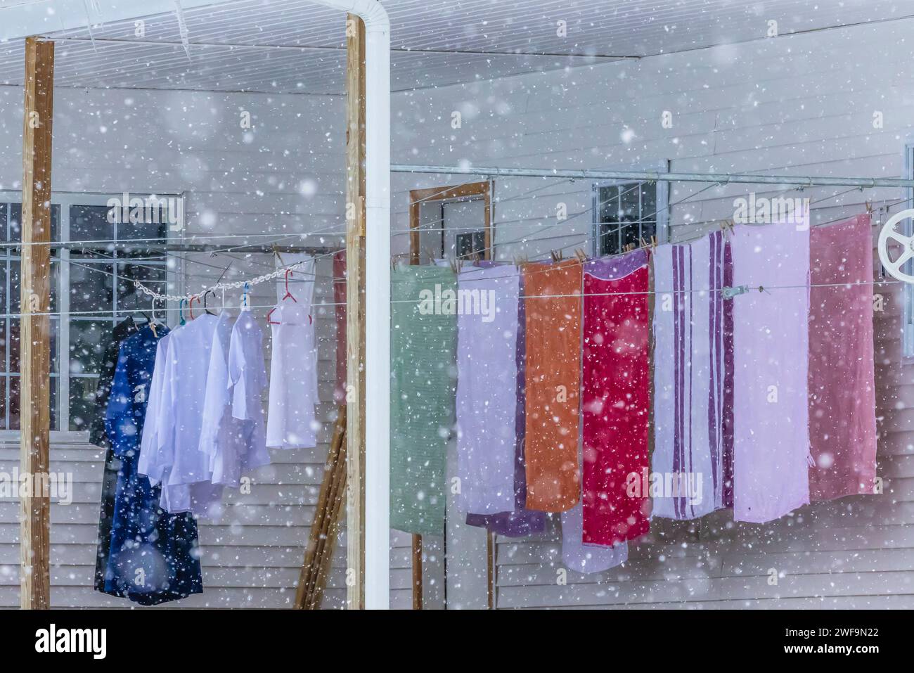 Amish laundry hi-res stock photography and images - Alamy