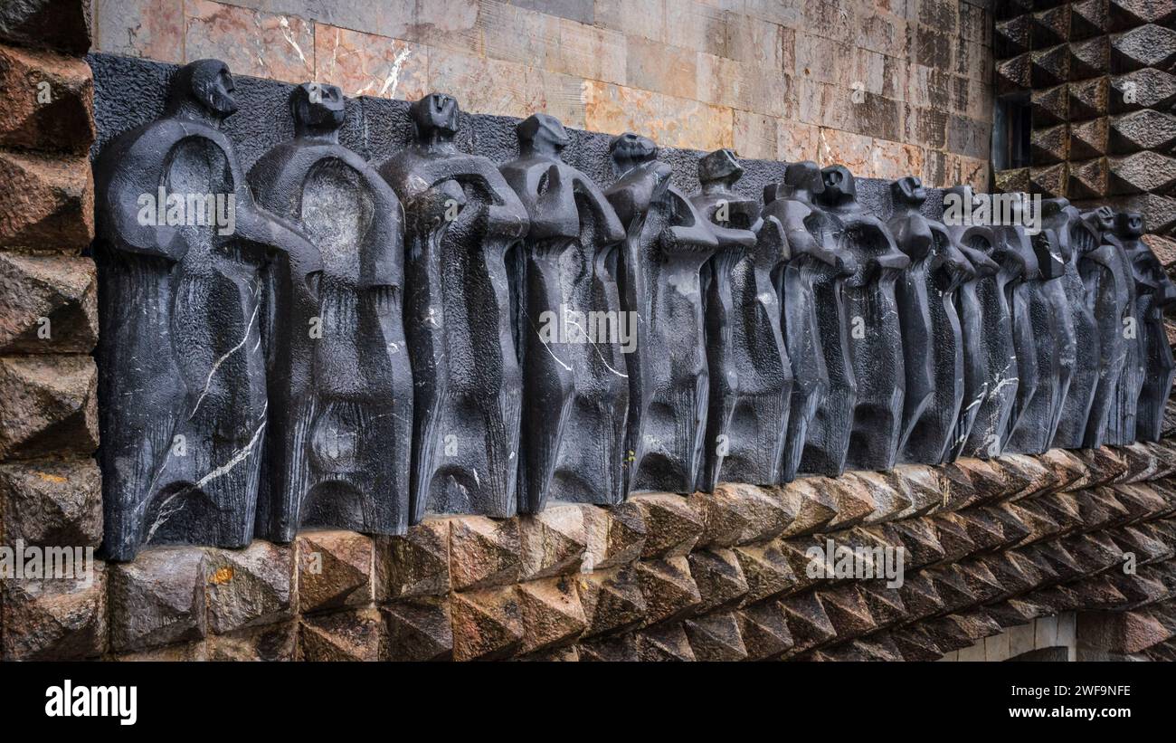 sculptures of the 14 apostles on the façade, sculptor Jorge Oteiza ...