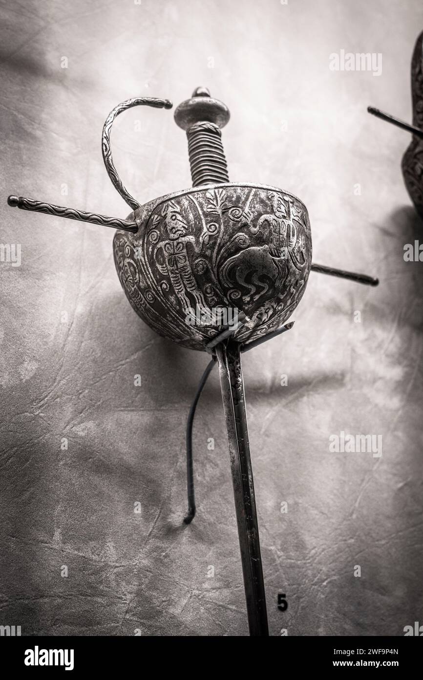 sword with cup handle, Solingen-Germany, 17th century, Álava Armory ...