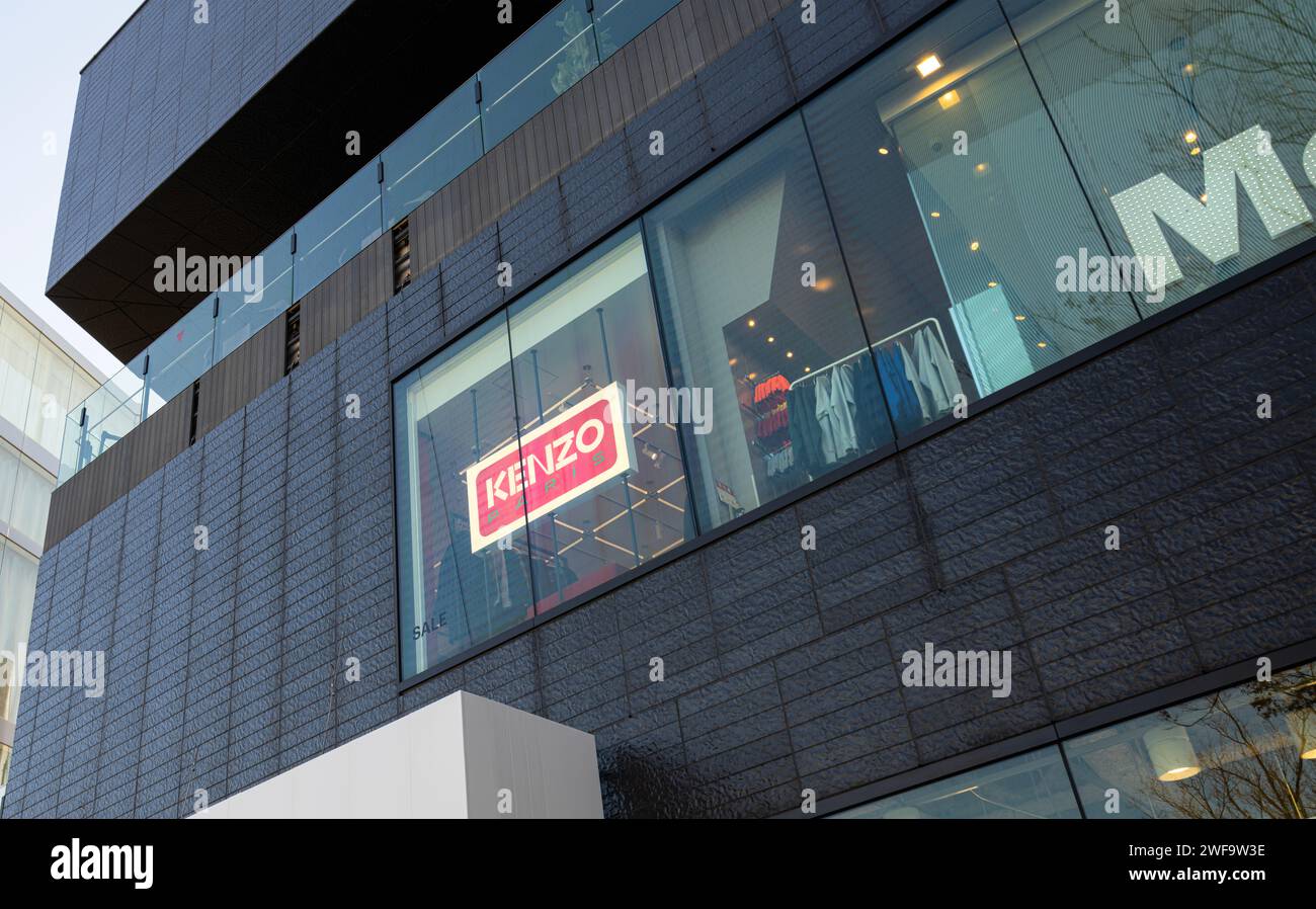 Kenzo sign hi-res stock photography and images - Alamy