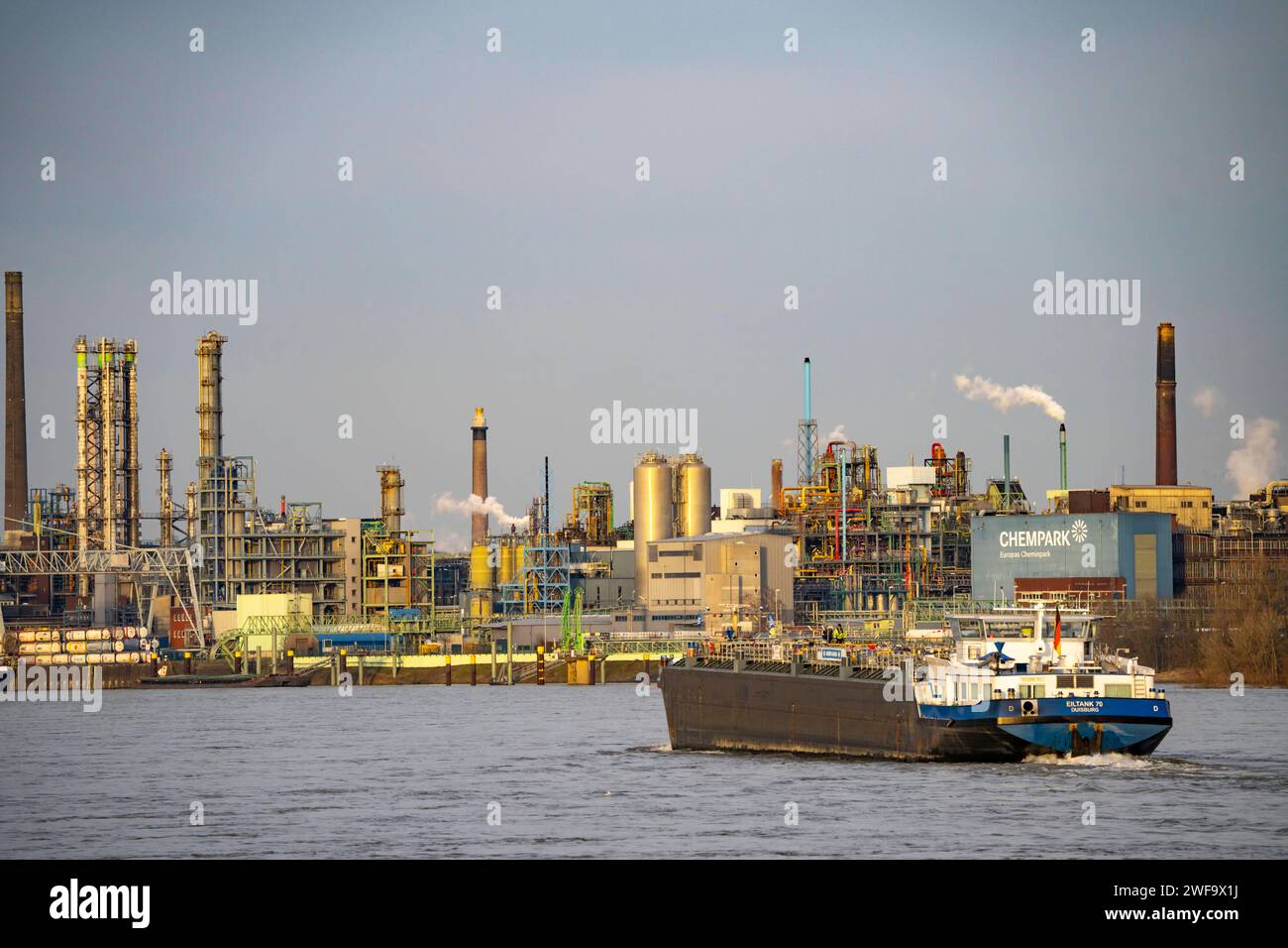 Kulisse des Chempark Leverkusen, Bayer Leverkusen, Chemiepark ...
