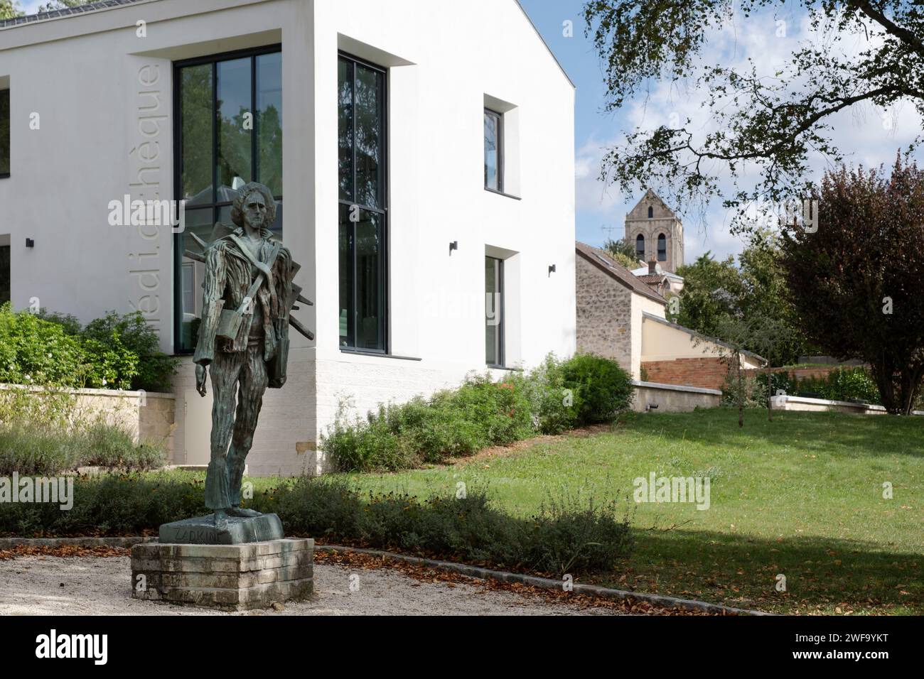 Statue Vincent van Gogh, made by the Russian sculptor Ossip Zadkine ...