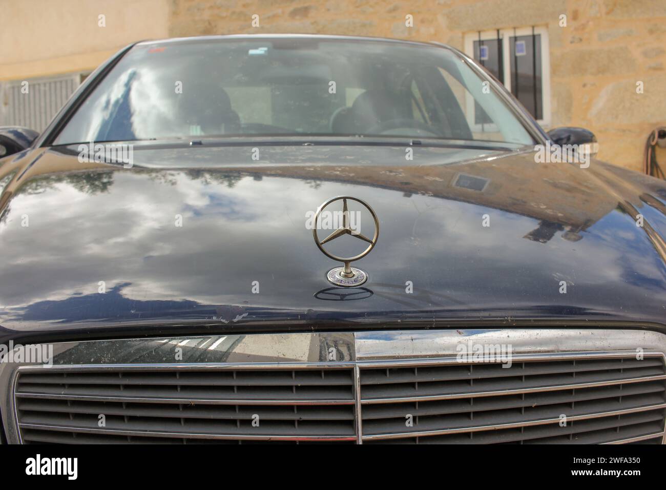 Mercedes logo history hi-res stock photography and images - Alamy