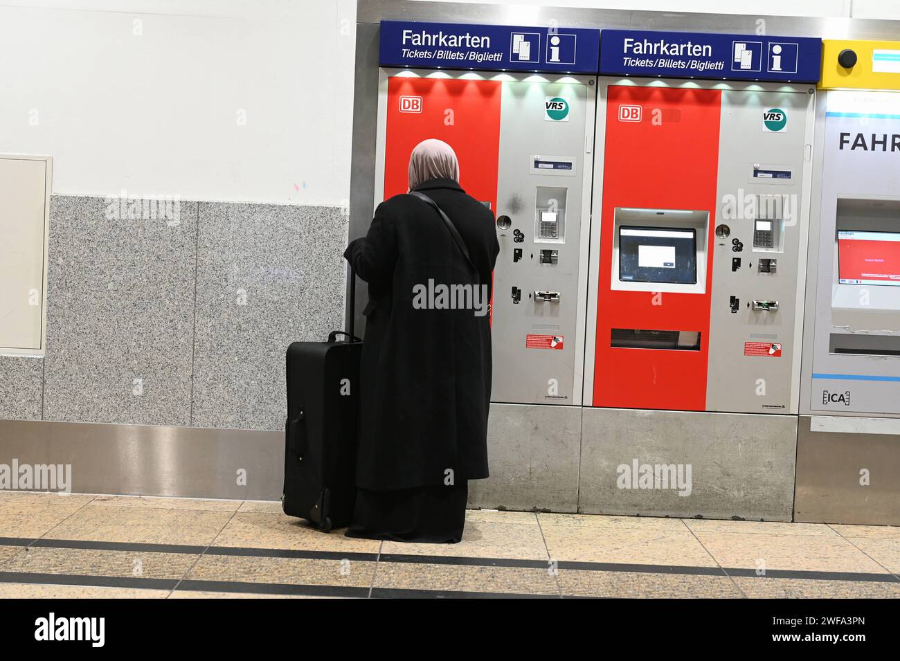 Fahrkartenautomat, Deutsche Bahn *** Ticket machine, Deutsche Bahn ...