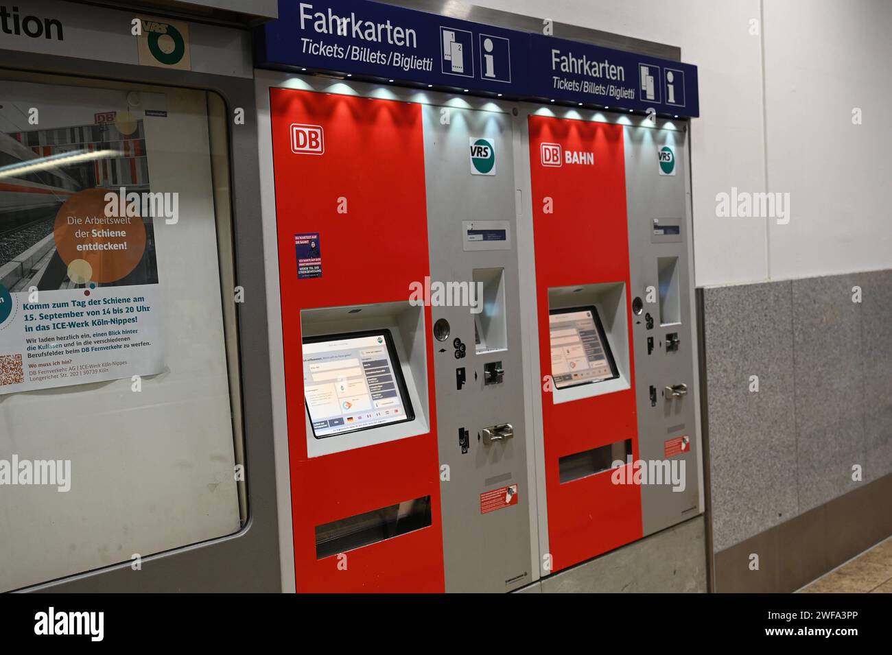 Fahrkartenautomat, Deutsche Bahn *** Ticket machine, Deutsche Bahn ...