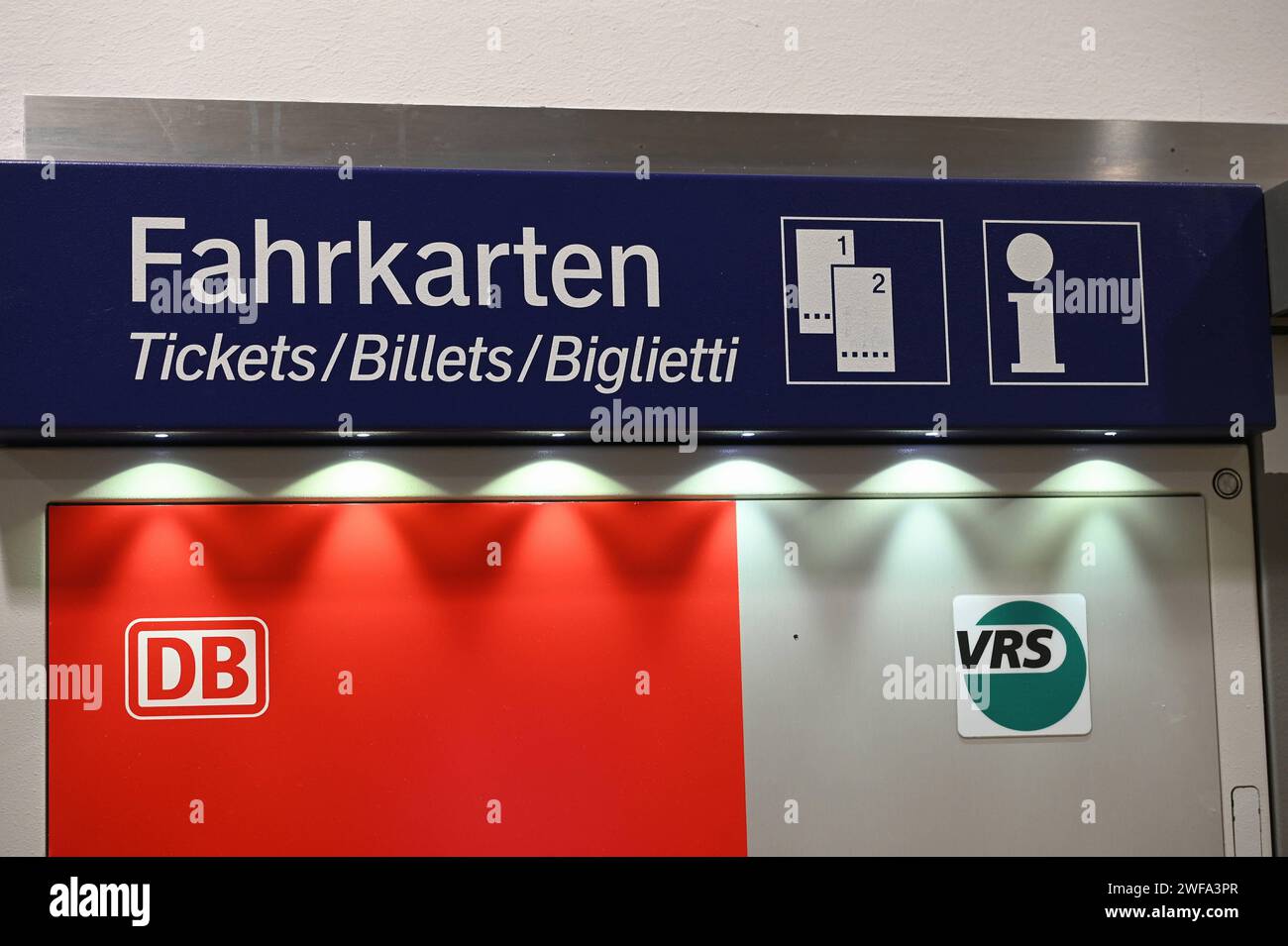 Fahrkartenautomat, Deutsche Bahn *** Ticket machine, Deutsche Bahn ...