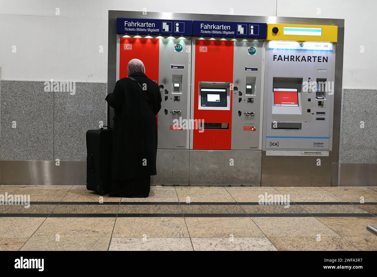 Fahrkartenautomat, Deutsche Bahn und Mittelrheinbahn *** Ticket machine ...