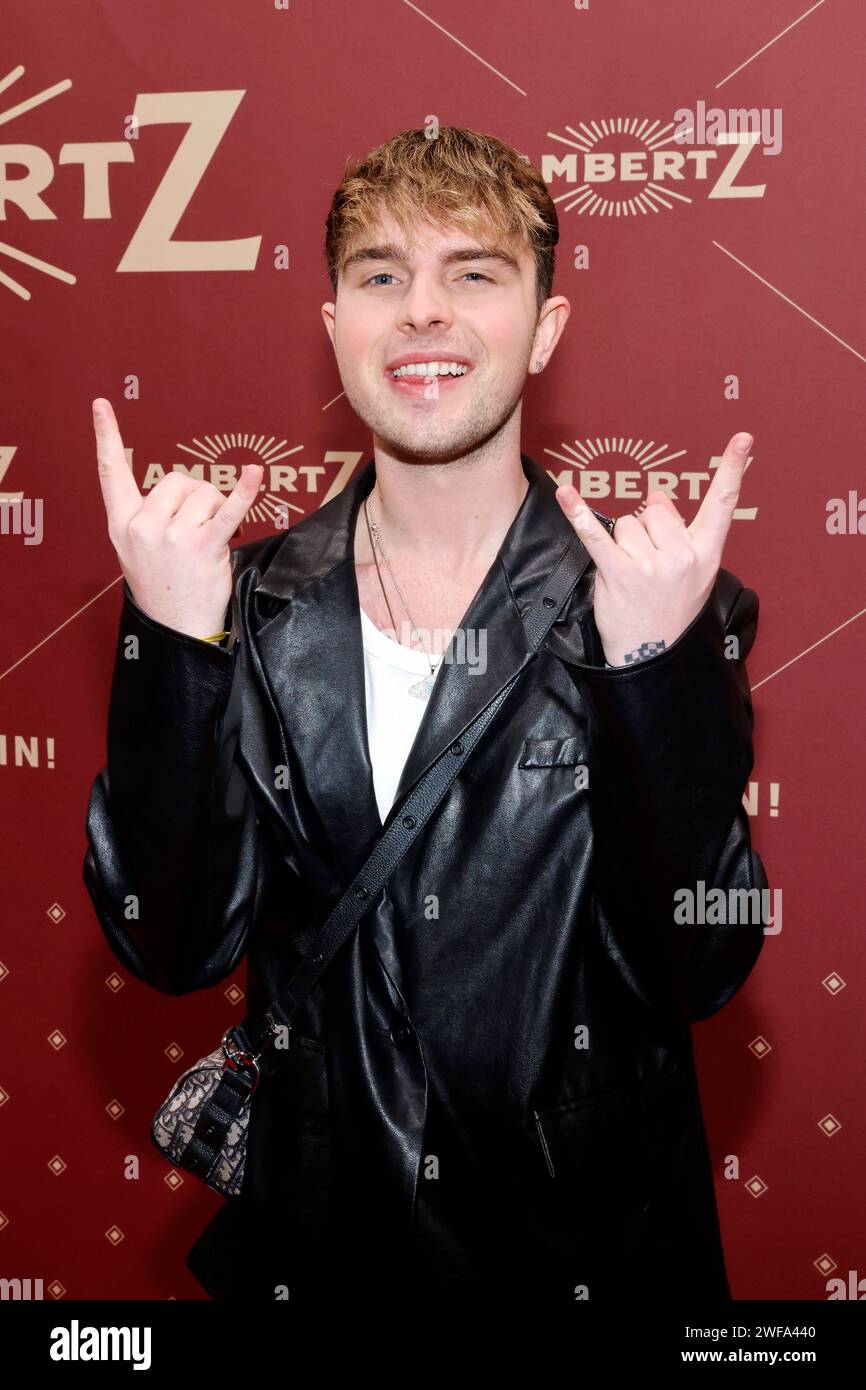 Sänger Mike Singer bei der Lambertz Monday Night 2024 im Alten ...