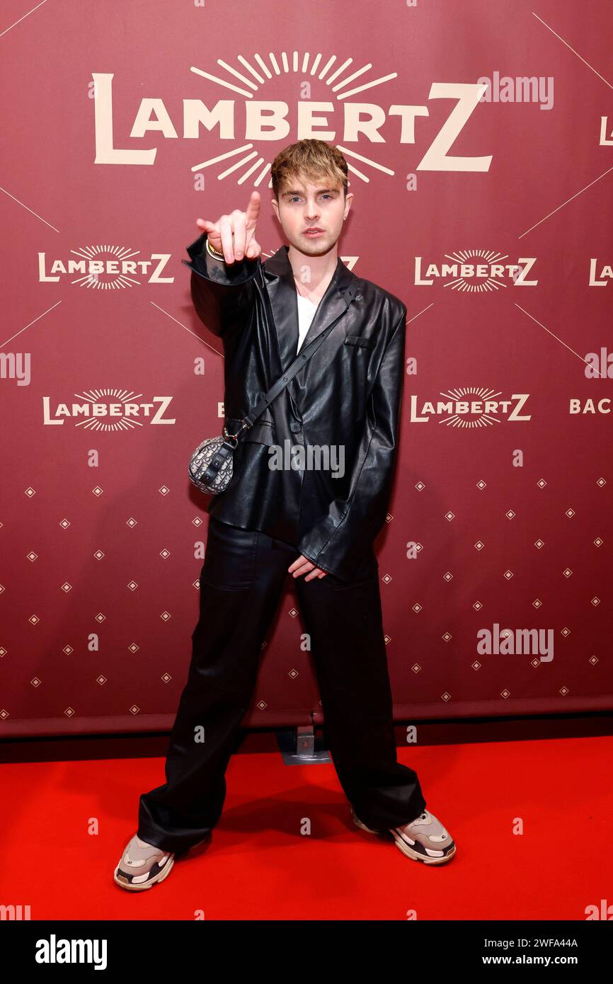 Sänger Mike Singer bei der Lambertz Monday Night 2024 im Alten ...