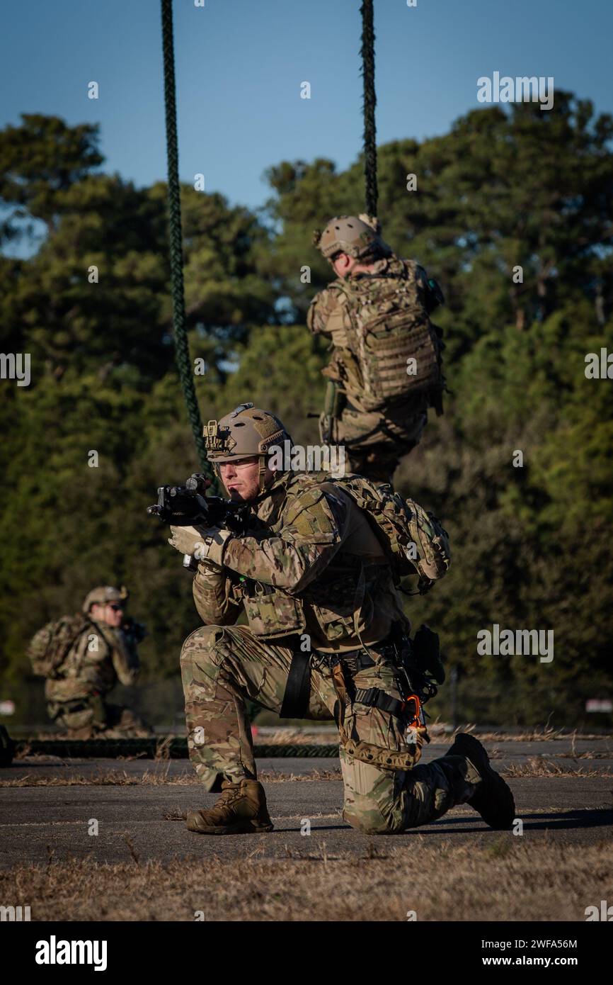 FORT STORY, Va. - U.S. Navy explosive ordnance disposal (EOD ...