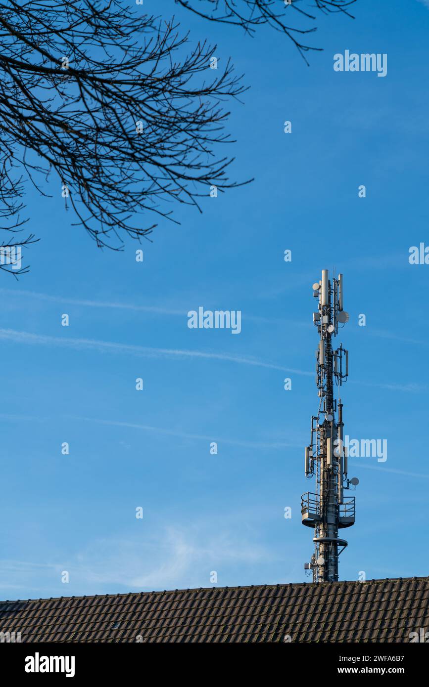 Mobile phone radio mast Stock Photo - Alamy