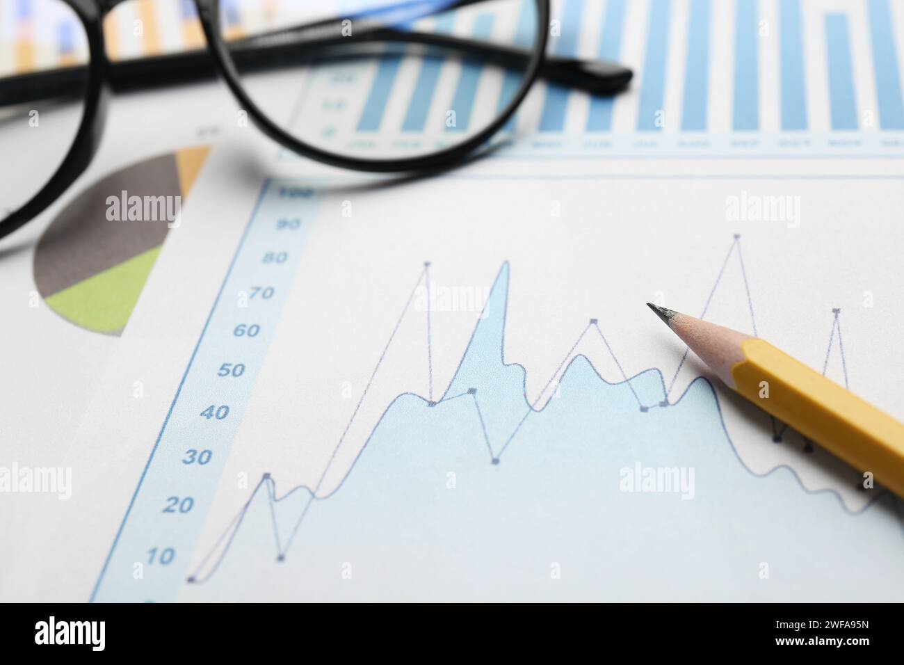 Accounting documents hi-res stock photography and images - Alamy