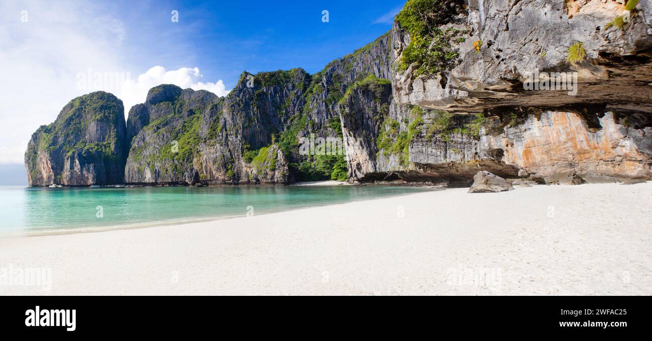 Panoramic landscape of the Maya Bay in the Phi Phi Islands in Thailand ...
