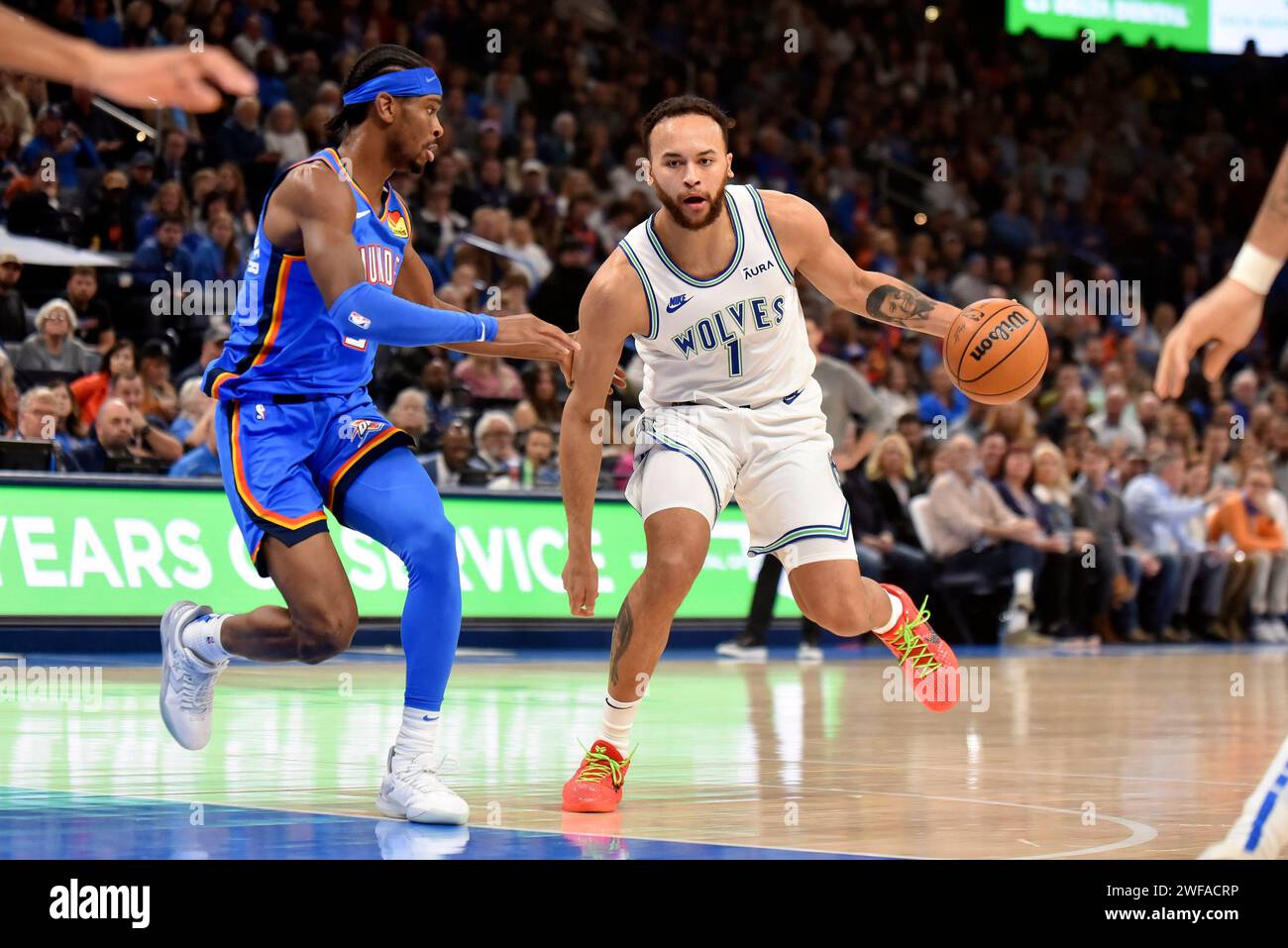 Minnesota Timberwolves forward Kyle Anderson, right, pushes past ...