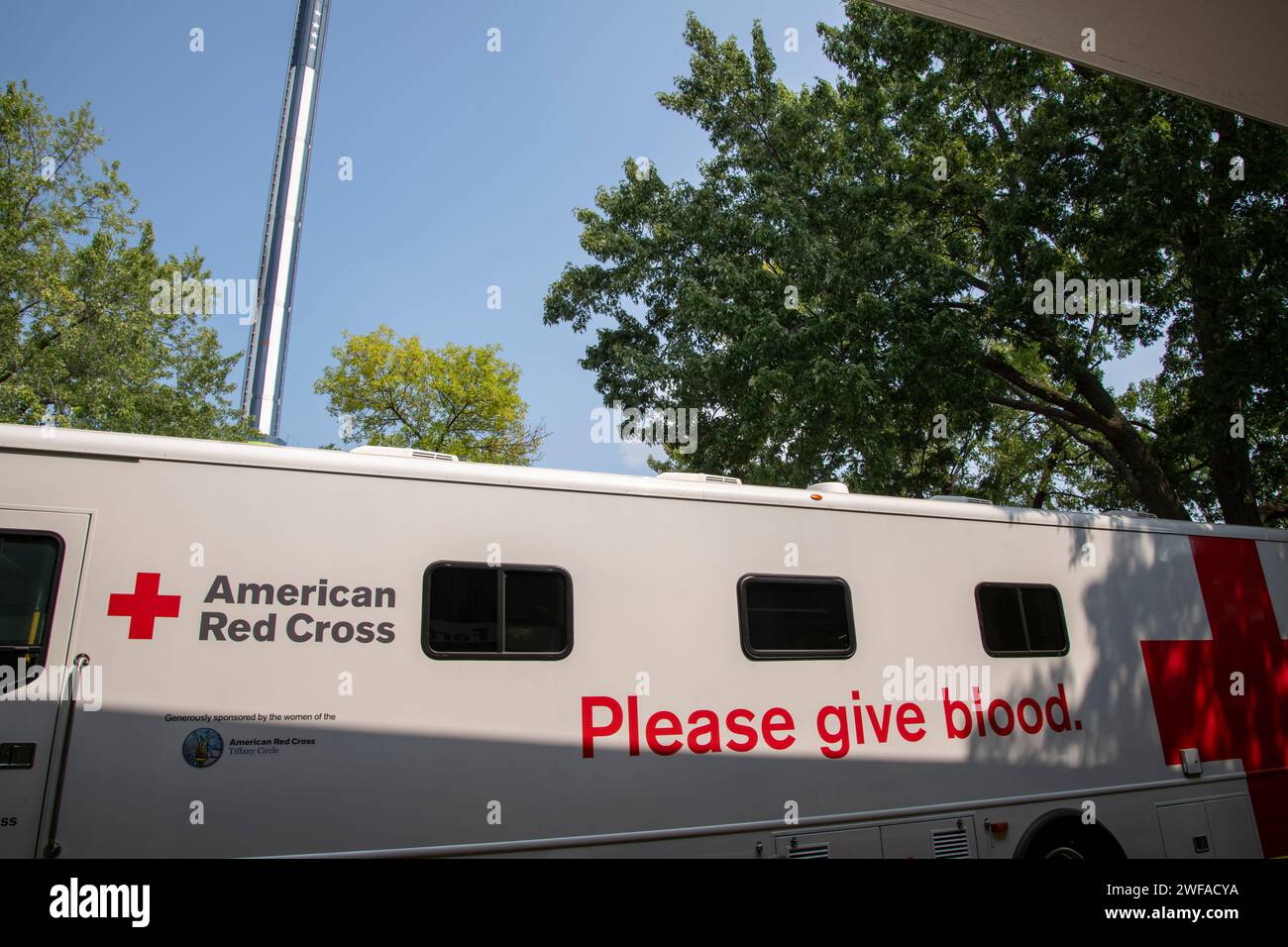 Falcon Heights, Minnesota, USA. Mobile blood collection vehicle at the ...