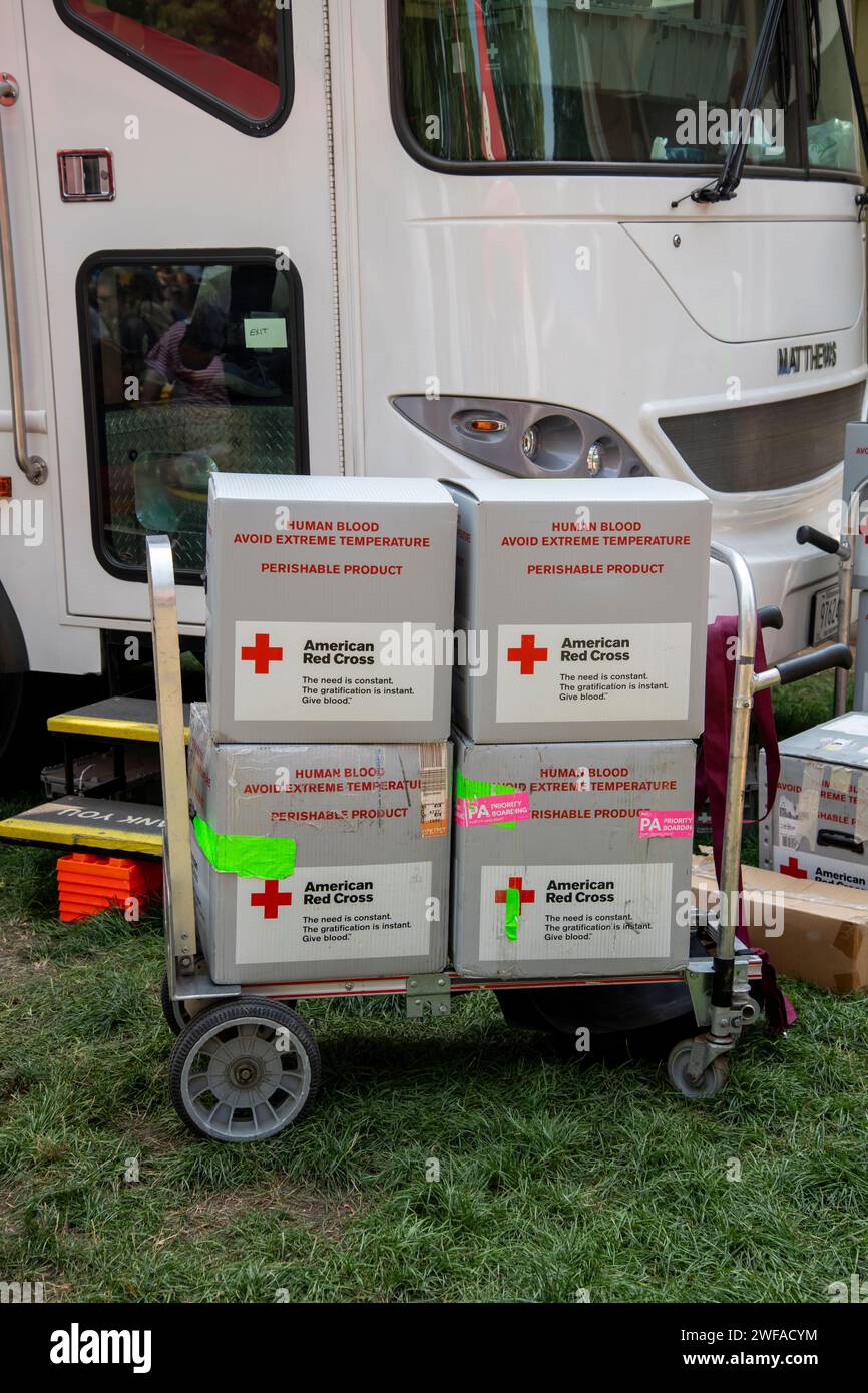 St. Paul, Minnesota. American Red Cross mobile blood collection vehicle ...