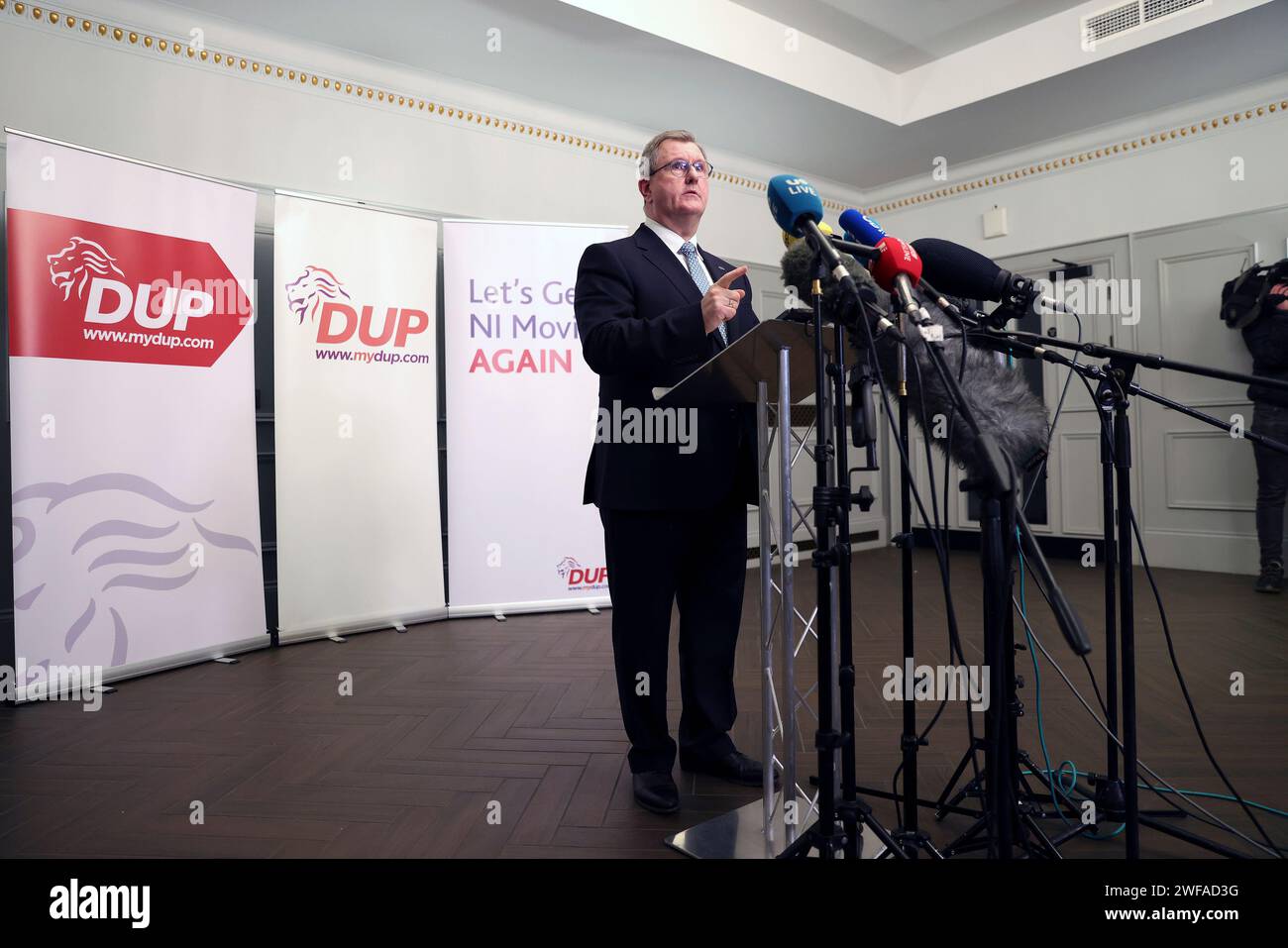 Democratic Unionist Party (DUP) leader Jeffrey Donaldson speaks to the ...