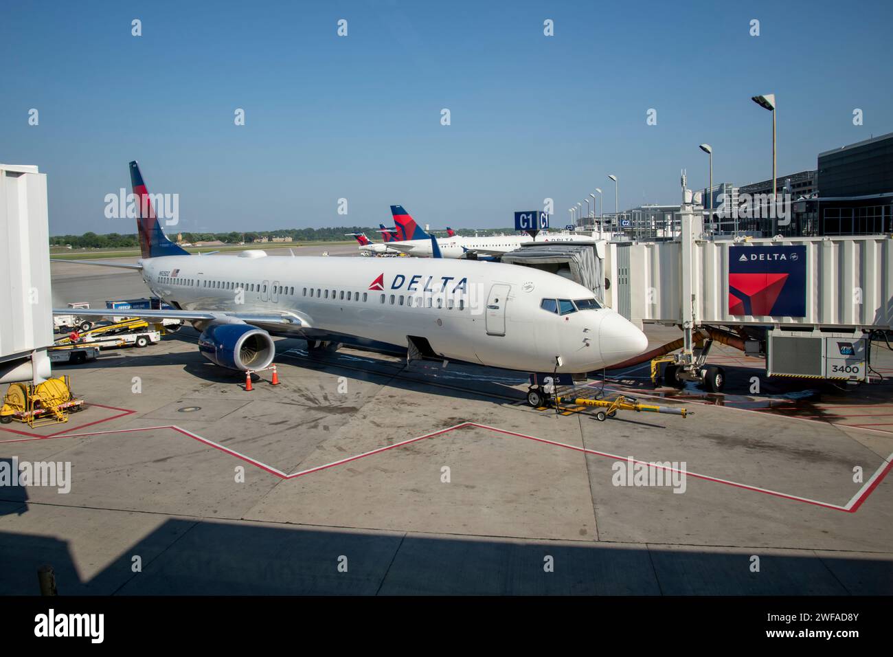 Bloomington, Minnesota. MSP airport. Delta plane loading at the ...