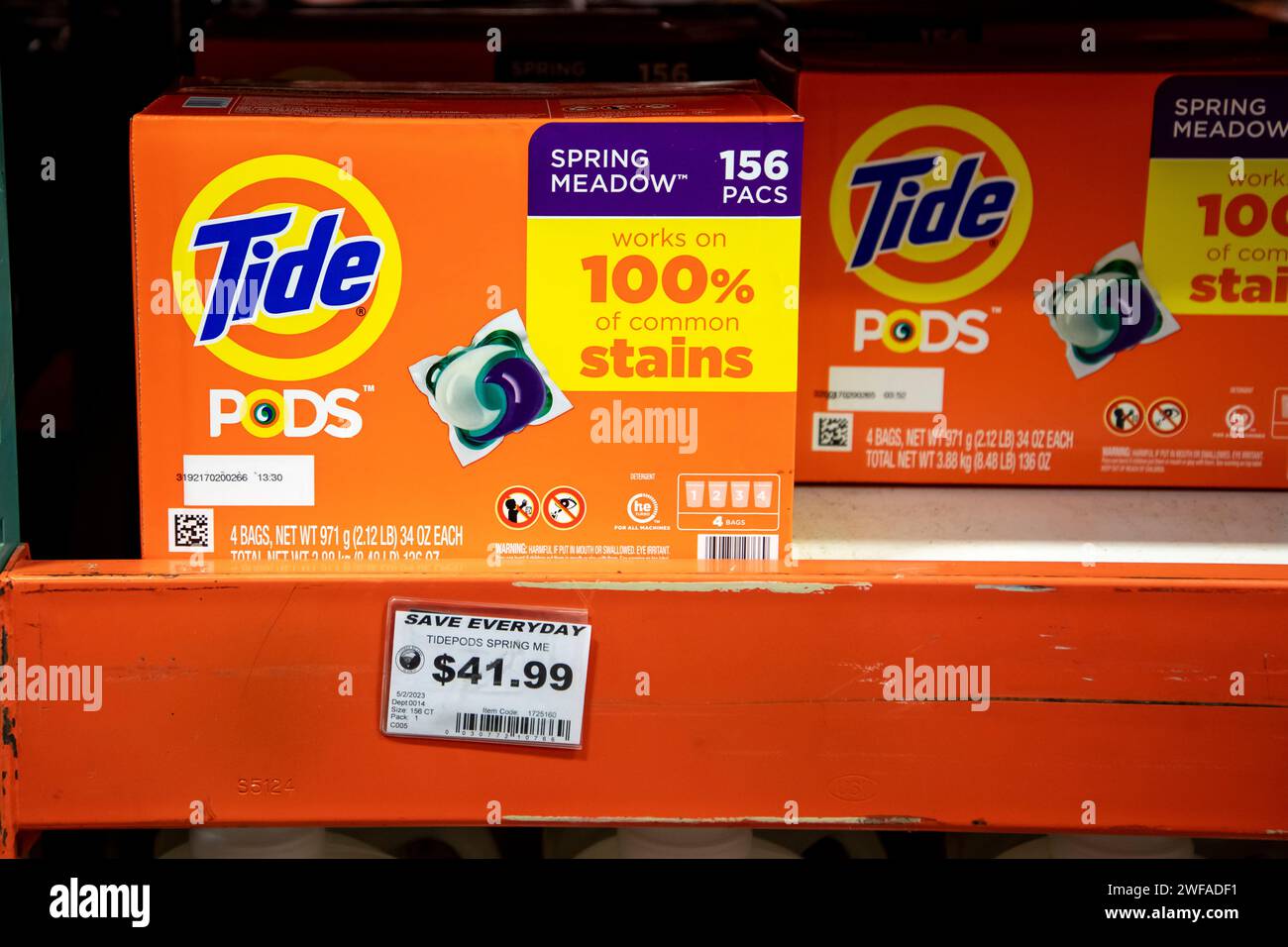 Tide pods hi-res stock photography and images - Alamy