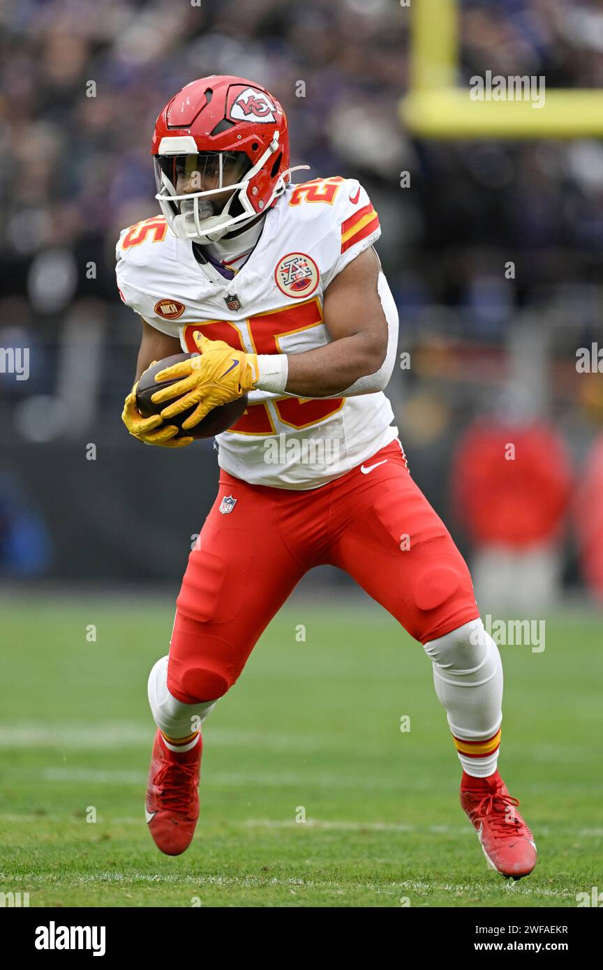 Kansas City Chiefs running back Clyde Edwards-Helaire (25) runs with ...