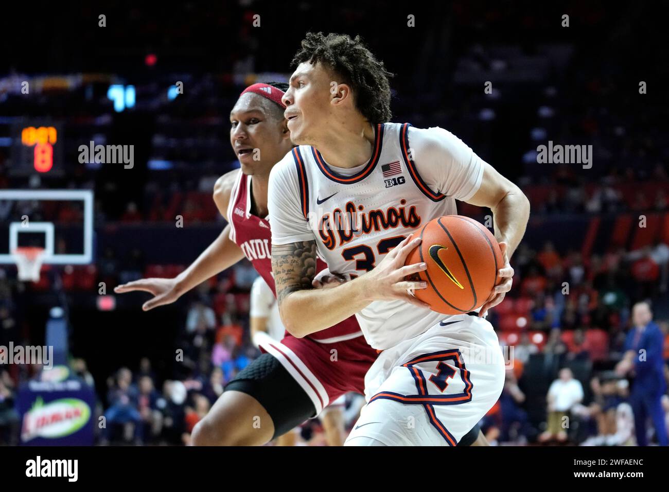 Illinois' Coleman Hawkins drives to the basket as Indiana's Malik ...