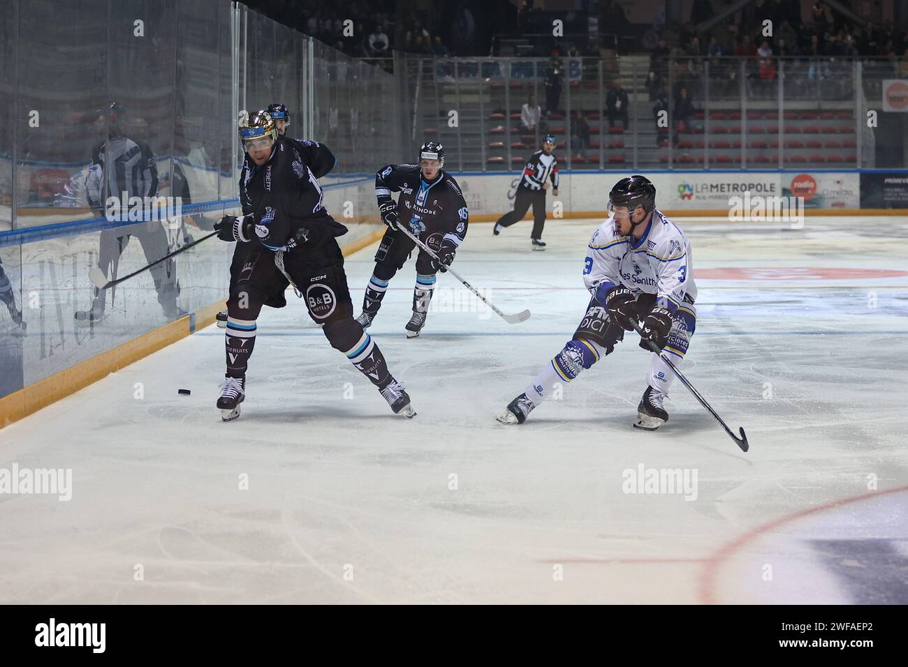 David aslin hi-res stock photography and images - Alamy