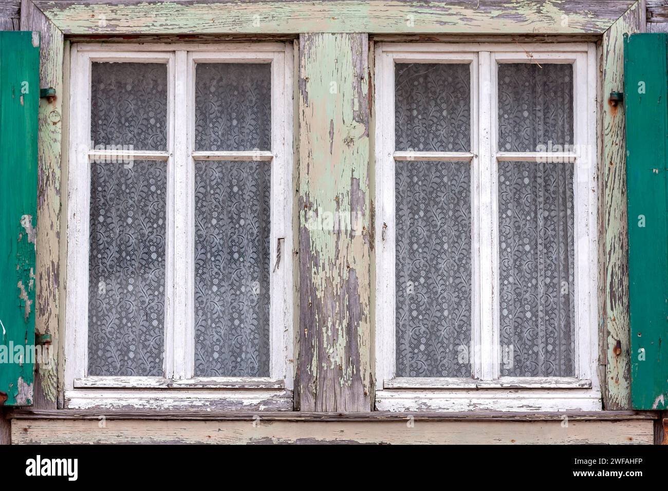 Window shutter peeling green paint hi-res stock photography and images ...