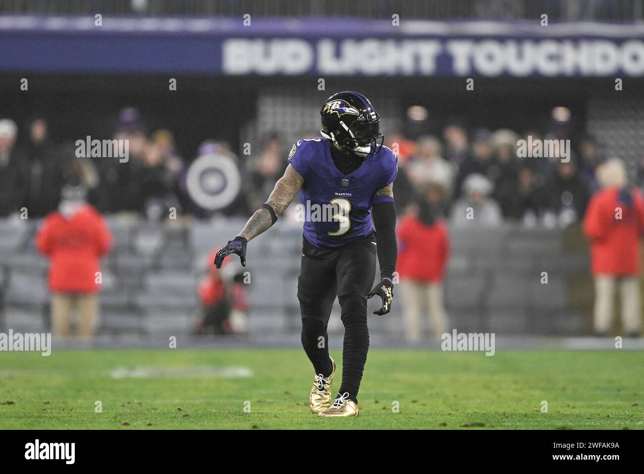 Baltimore Ravens wide receiver Odell Beckham Jr. (3) gets in position ...
