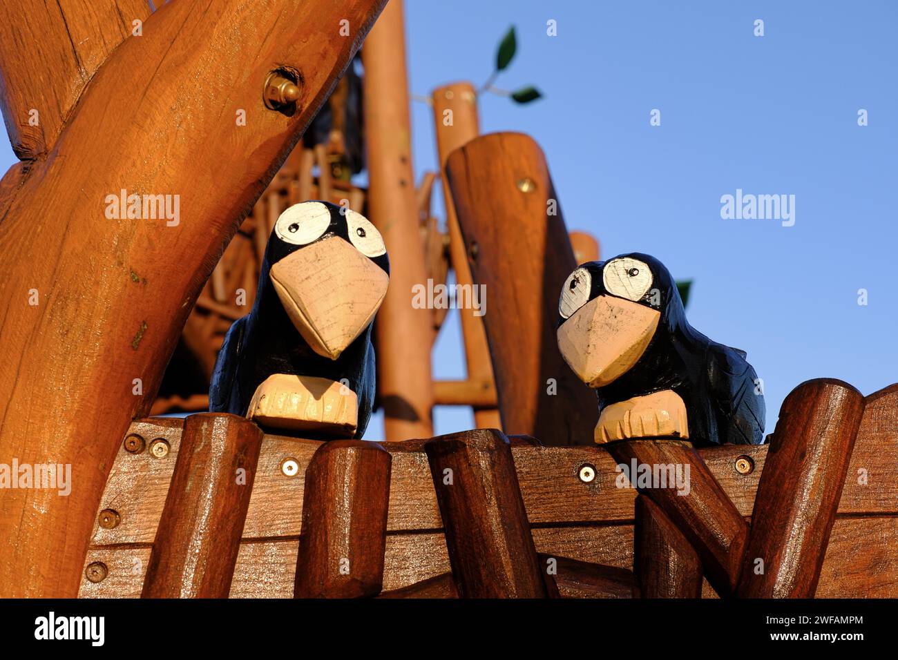 Two ravens hi-res stock photography and images - Alamy