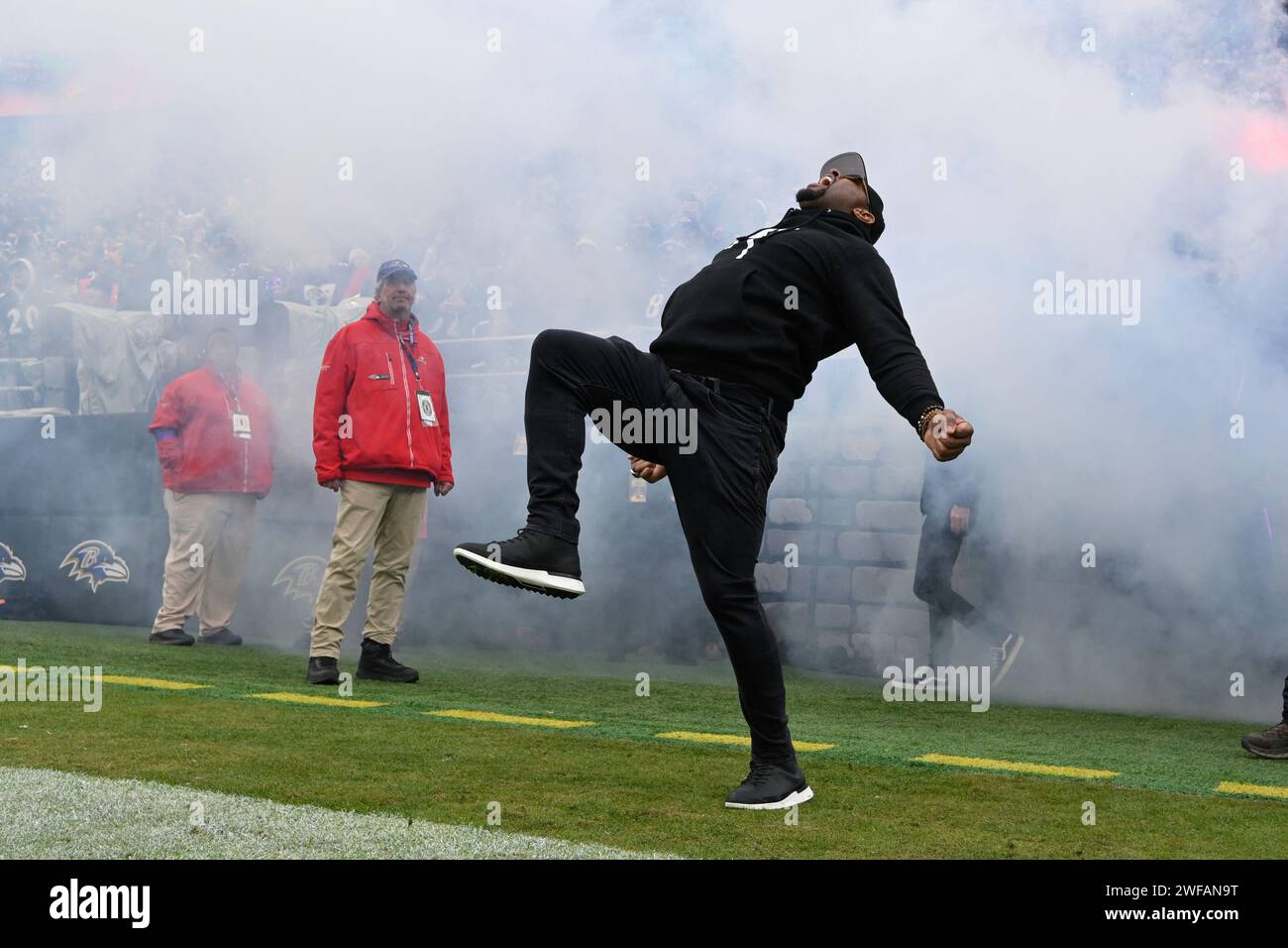 Former Baltimore Ravens player Ray Lewis does his signature ...