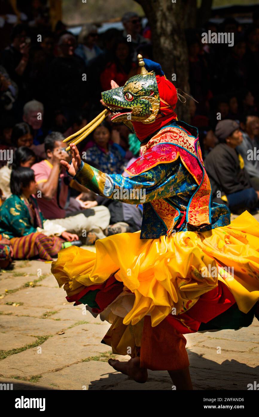 Masked monk dancing in Bhutan Stock Photo - Alamy