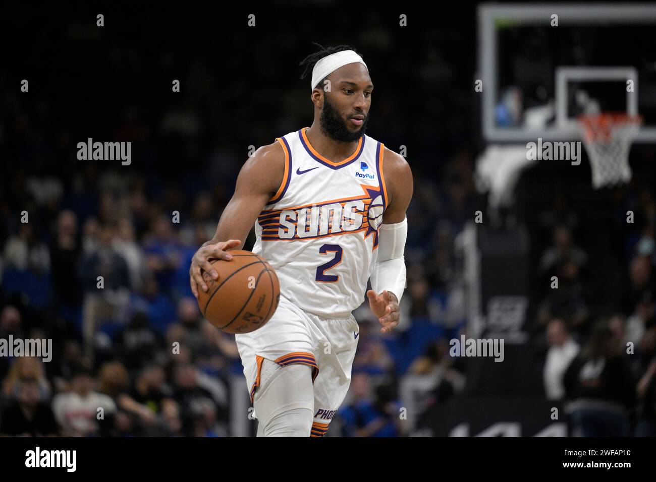 Phoenix Suns forward Josh Okogie (2) drives to the basket during the ...
