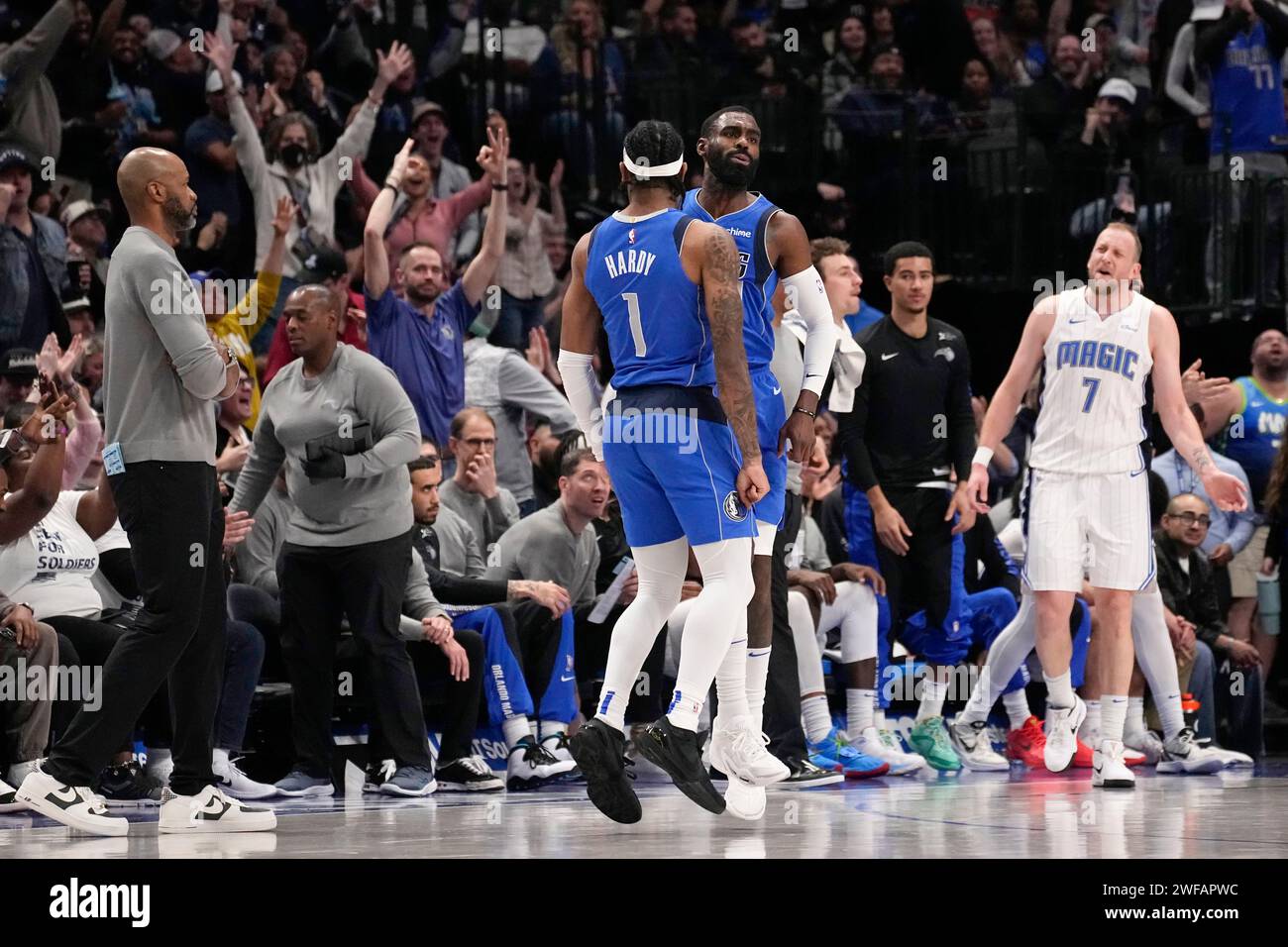 Dallas Mavericks' Jaden Hardy (1) and Tim Hardaway Jr., center ...