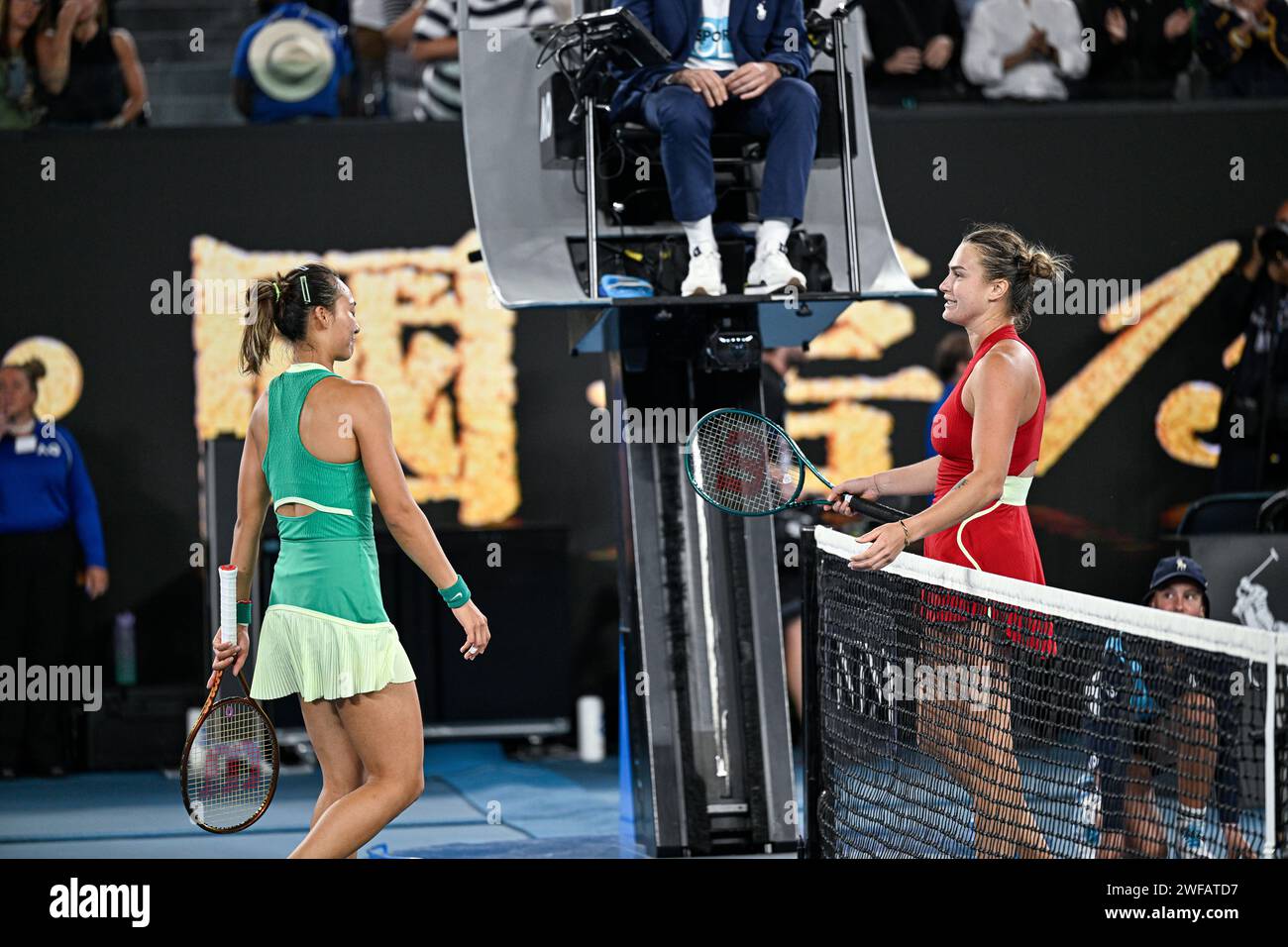 Melbourne, Australie. 27th Jan, 2024. Aryna Sabalenka and Zheng Qinwen during the Australian ...