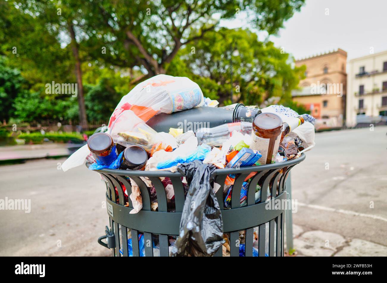 Undifferentiated waste bin hi-res stock photography and images - Alamy