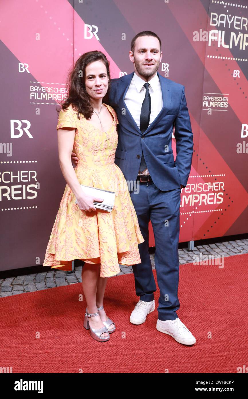 Maya Haddad and Jonathan Müller bei der Verleihung des 45. Bayerischen ...