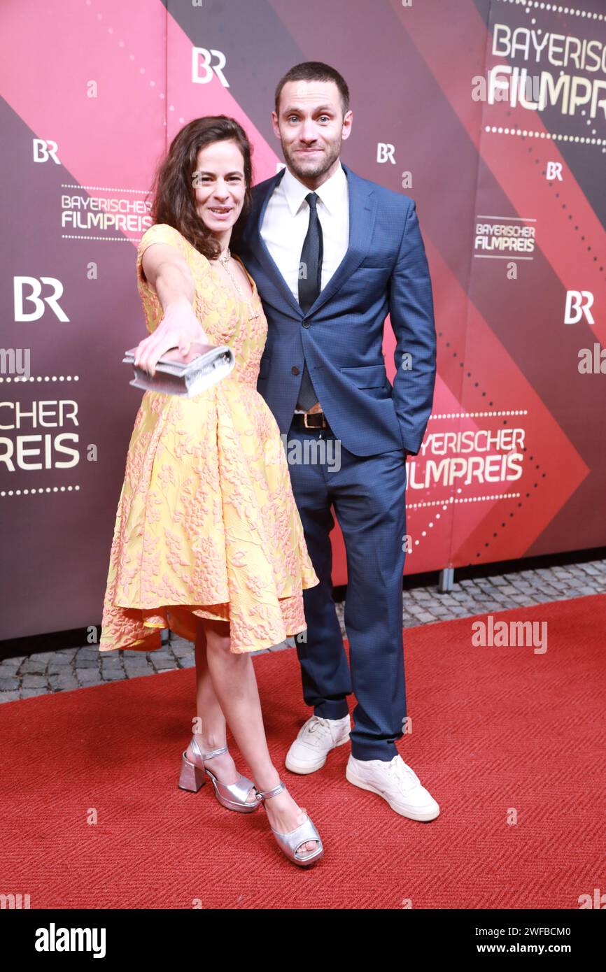 Maya Haddad and Jonathan Müller bei der Verleihung des 45. Bayerischen ...
