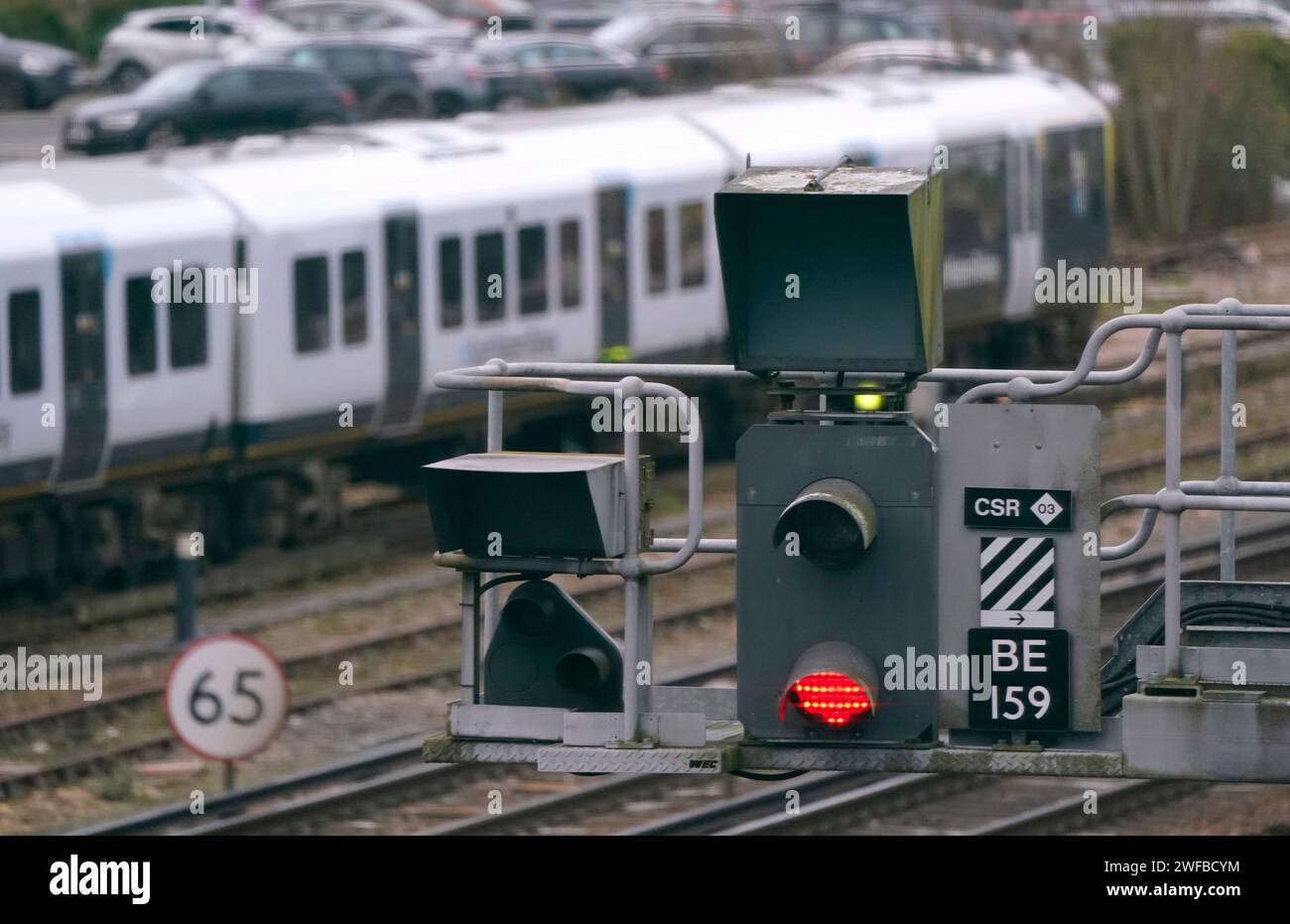 Drivers signal hi-res stock photography and images - Alamy