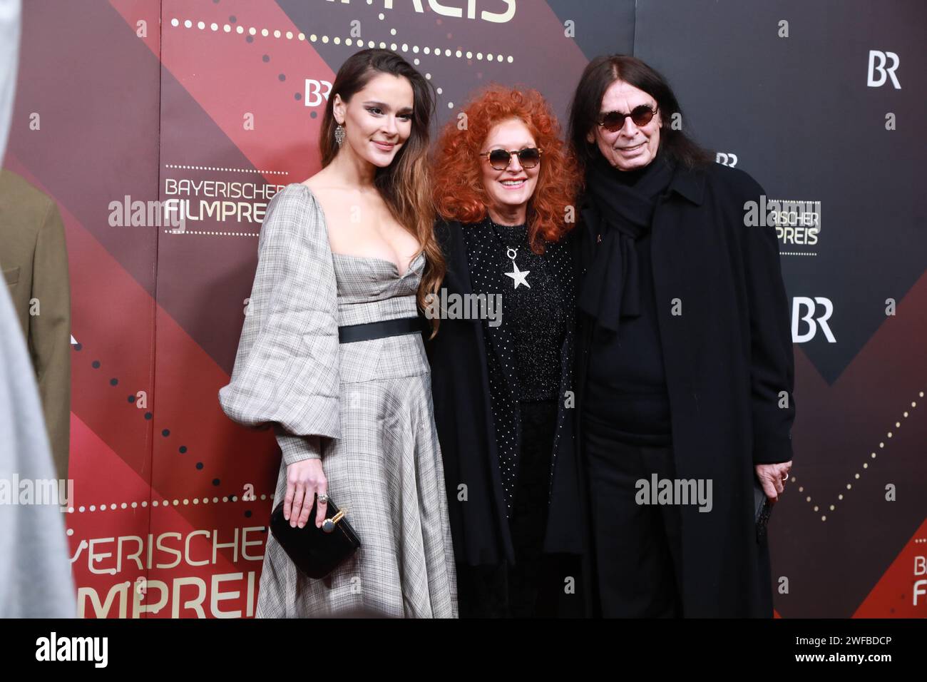 Bella Dayne, Milli Segieth und Ferdinand Forster bei der Verleihung des ...