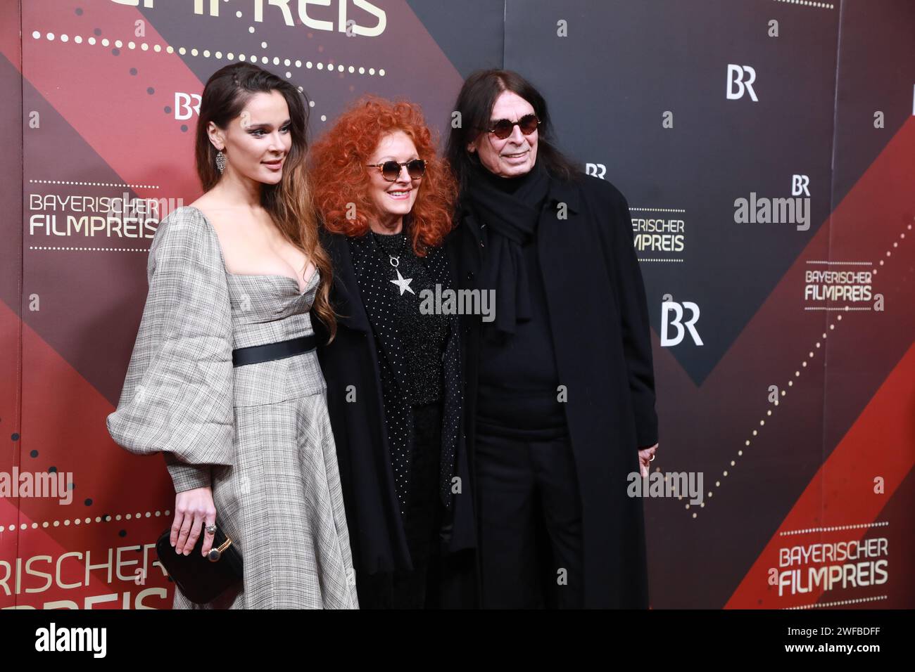 Bella Dayne, Milli Segieth und Ferdinand Forster bei der Verleihung des ...