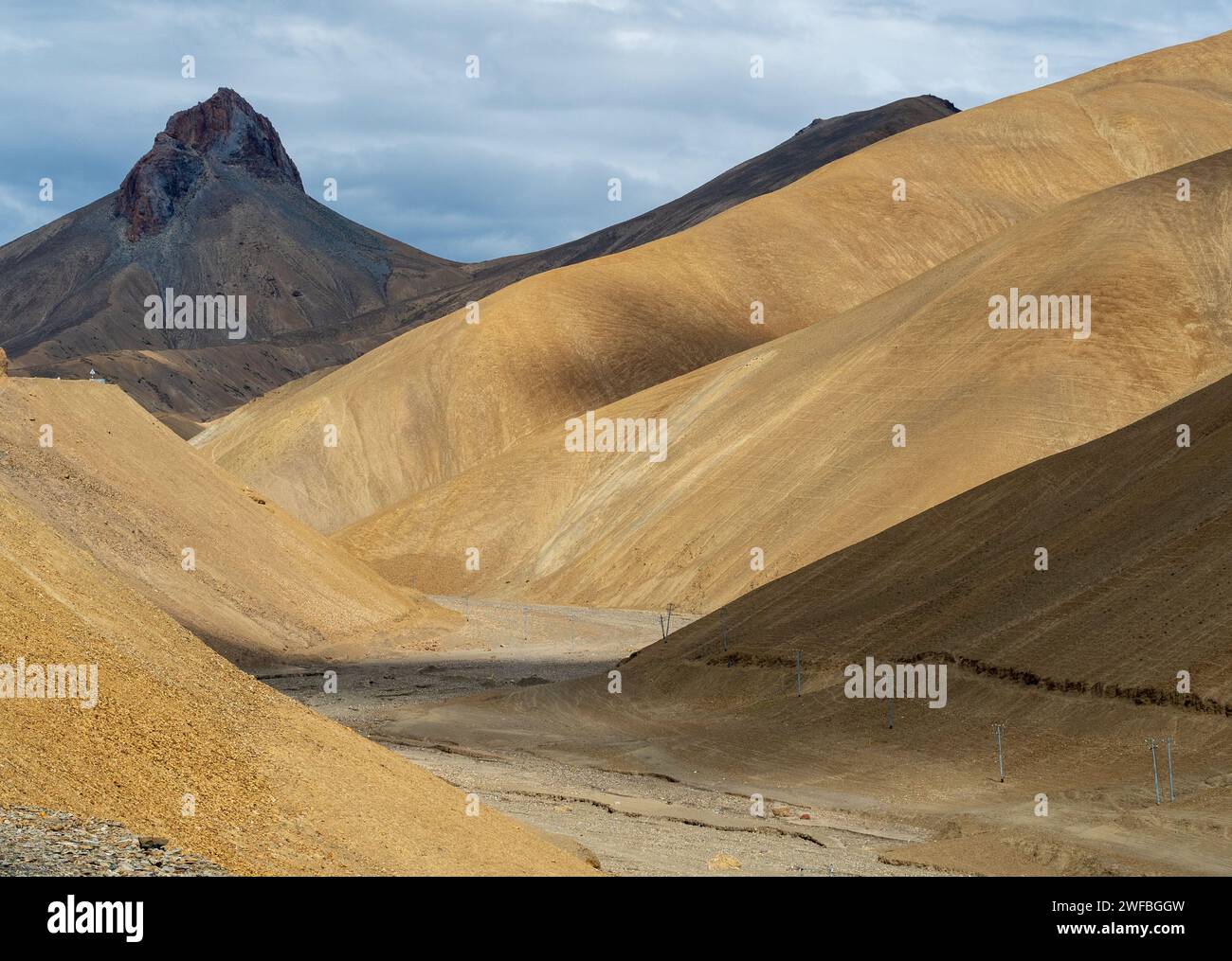 The desolate yet magnificent terrain of Leh Ladakh unfolds in this ...